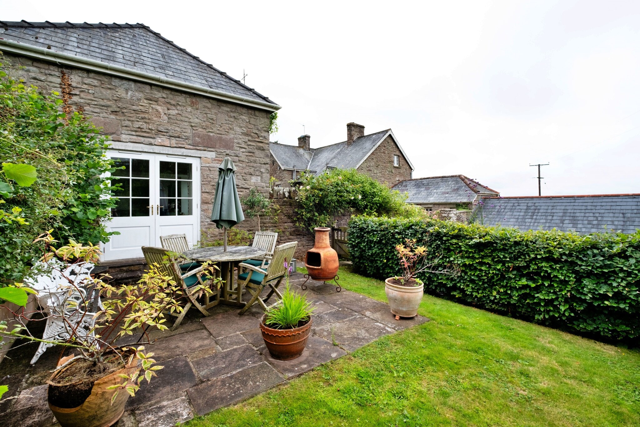 Cottage Hotels in Mountain View Ranch, Cardiff Starting @ €300