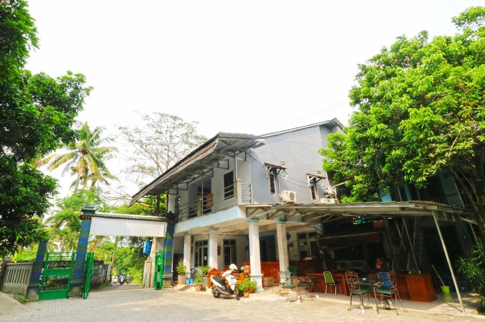 OYO 3408 Merica Place Syariah, OYO Hotels Tangerang, Book @ Rp112221 - OYO