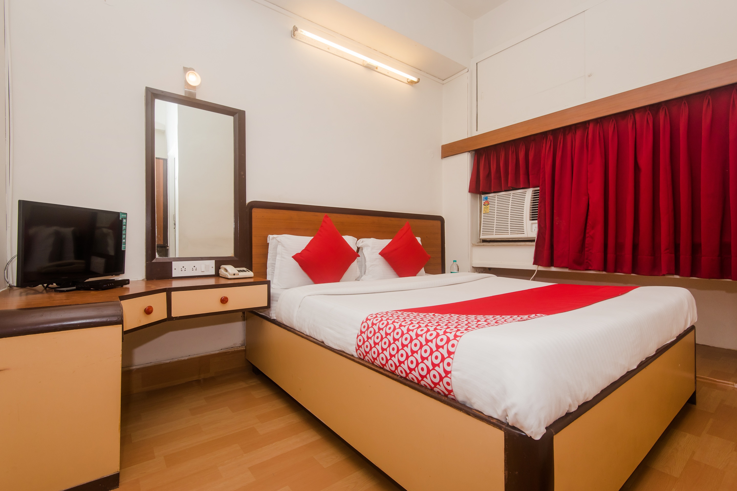 OYO Hotel Palkhee Near Phoenix Marketcity, OYO Rooms Mumbai, Book ...