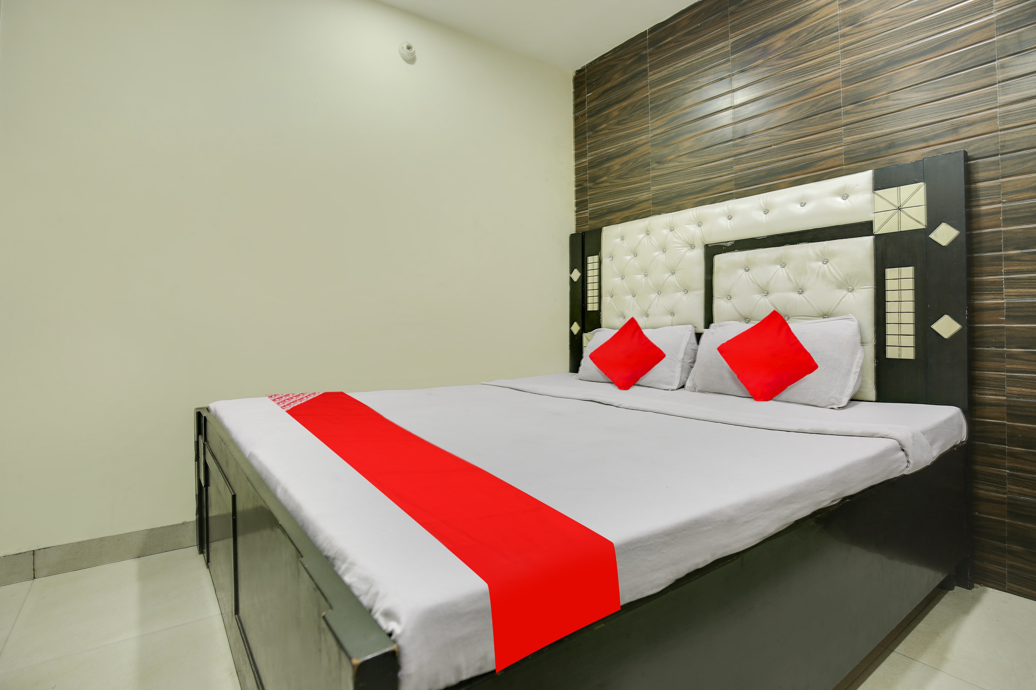 OYO Flagship Hotel K10, Flagship Ludhiana, Book @ ₹874 - OYO