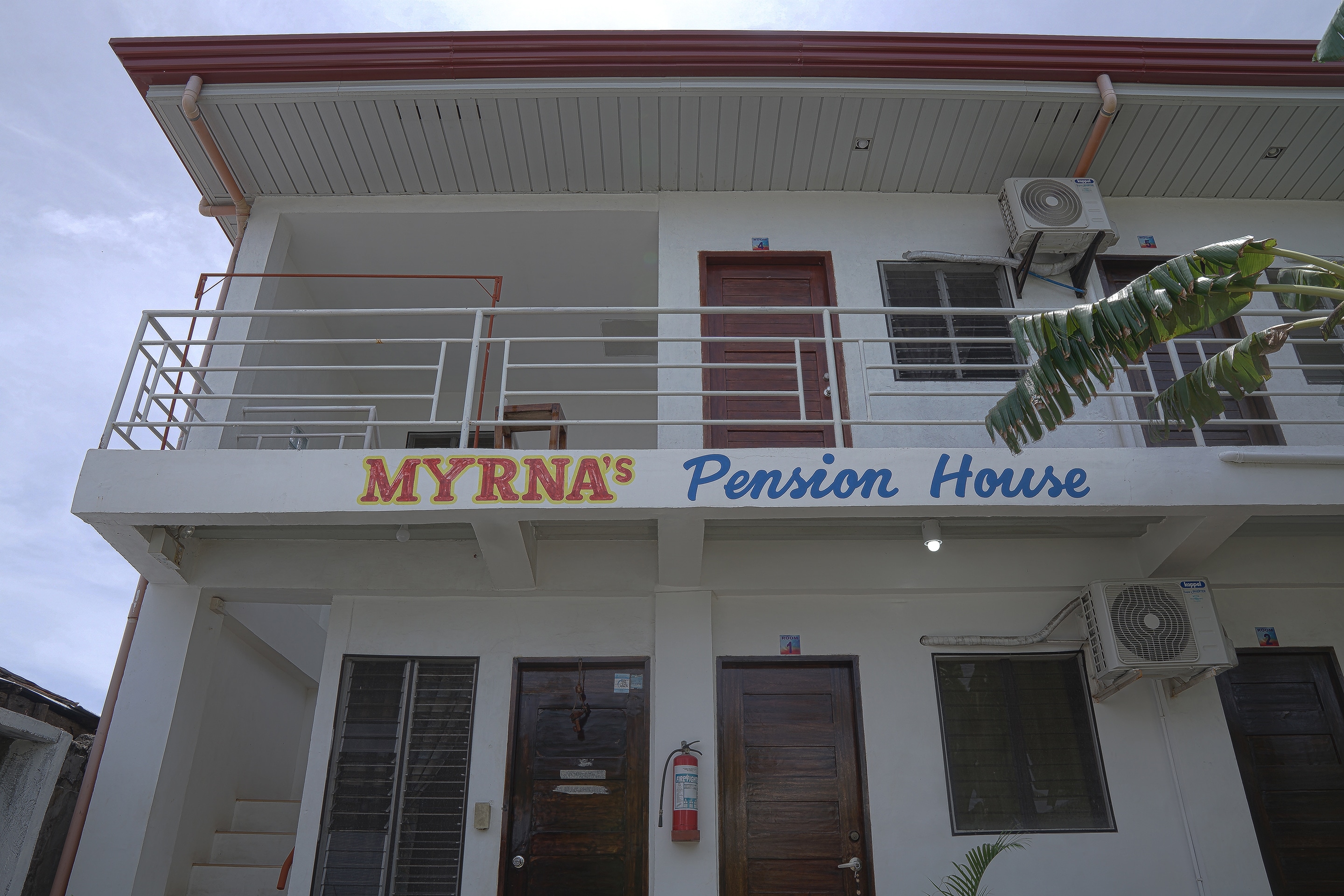 Myrna's Pension House, OYO Hotels Santa Fe Cebu, Book @ ₱944 - OYO