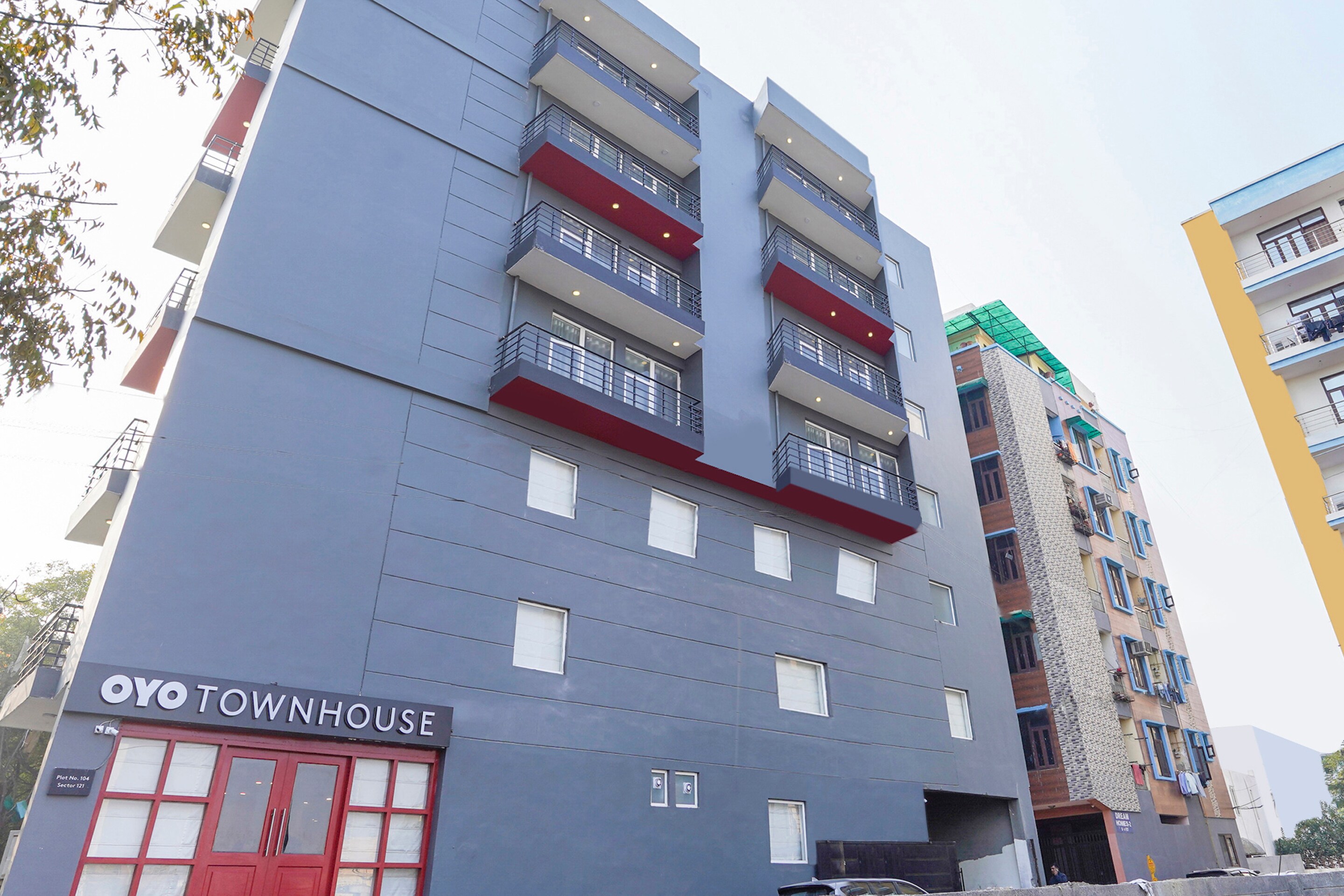 OYO Townhouse 333 Sector 121 Noida Near Noida Sector 51 Metro Station OYO Townhouse 333 Sector 121 Noida Near Noida Sector 51 Metro Station