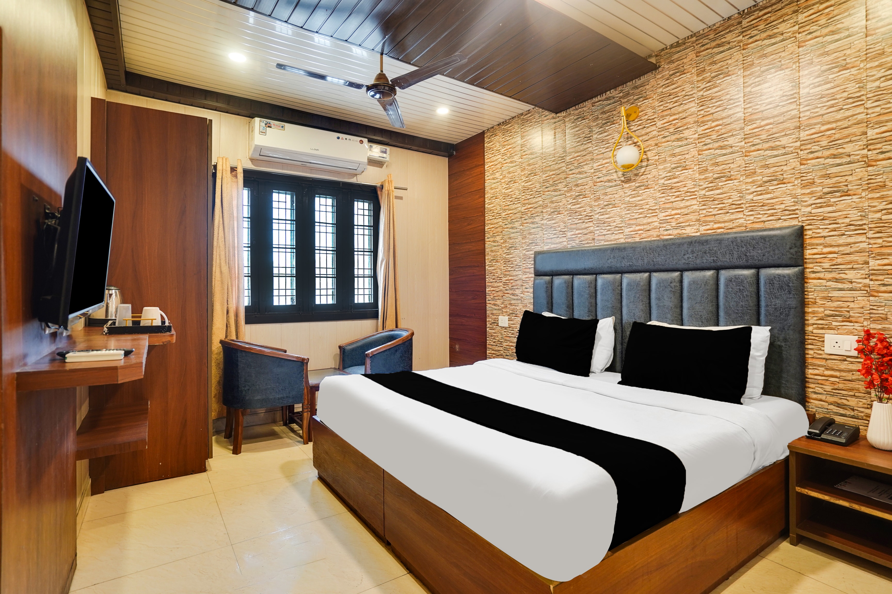 Hotels in Hotel Jsr Inn, Dehradun for Family Oyos Starting @ ₹805 ...