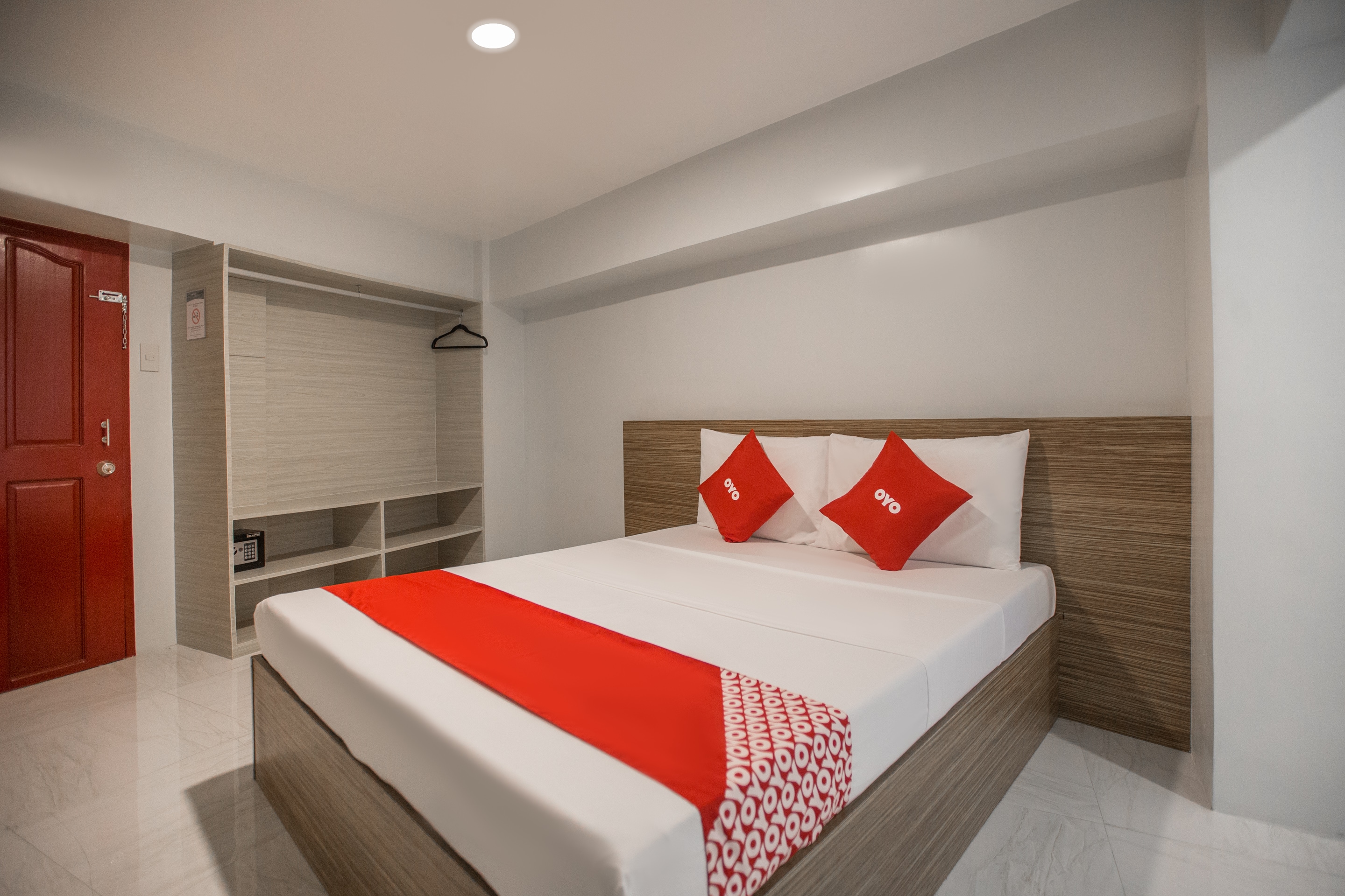 OYO 675 Circuit Hostel, OYO Hotels Makati City, Book @ ₱1911 - OYO