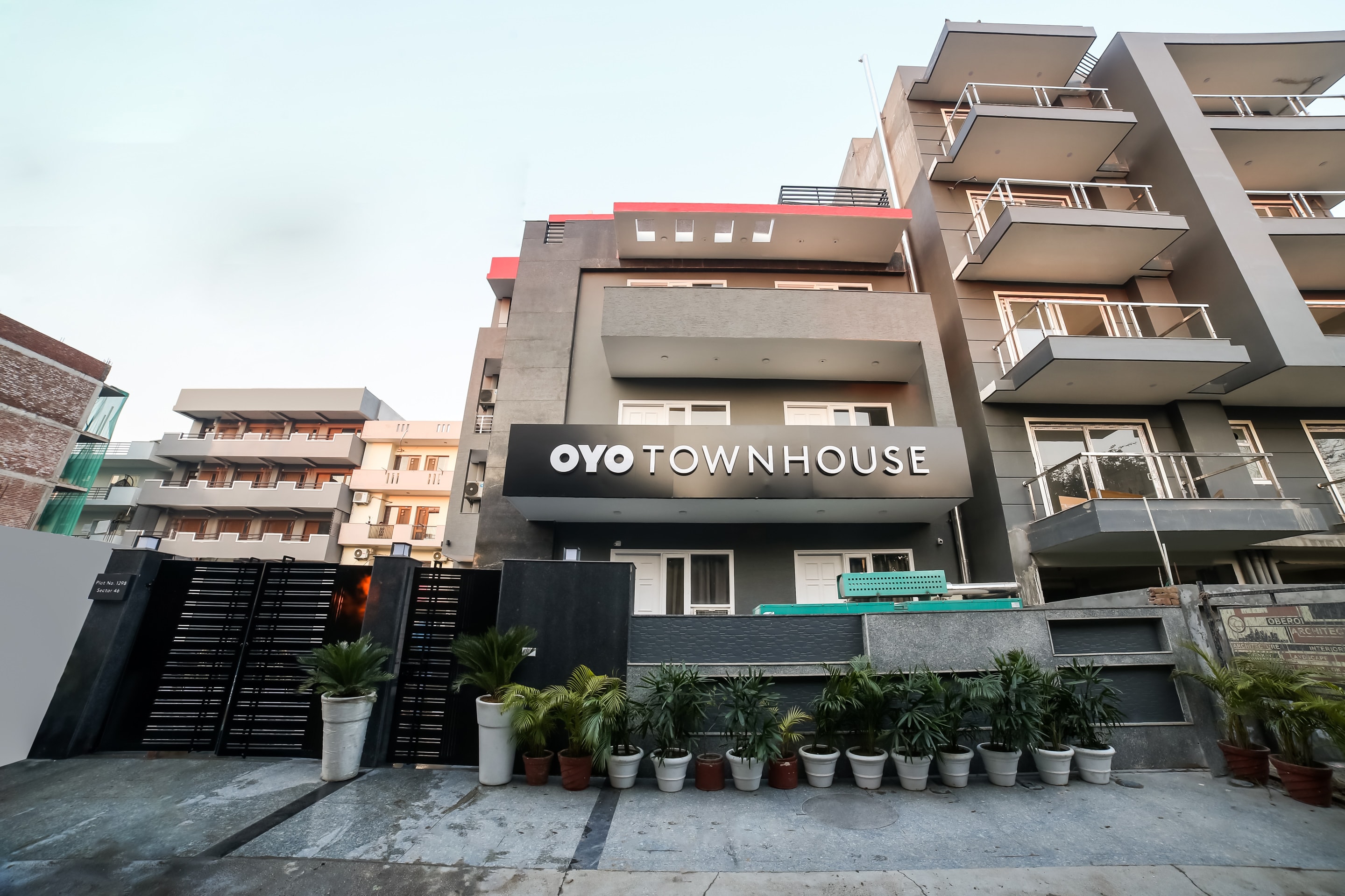 Townhouse Unitech Cyber Park Gurgaon Near Omaxe Celebration Mall ...