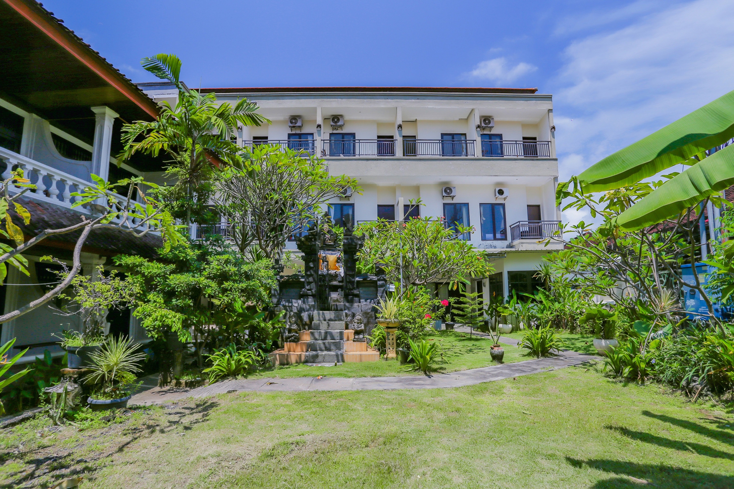 OYO 4012 Ari Beach Inn, OYO Hotels Bali, Book @ Rp163128 - OYO