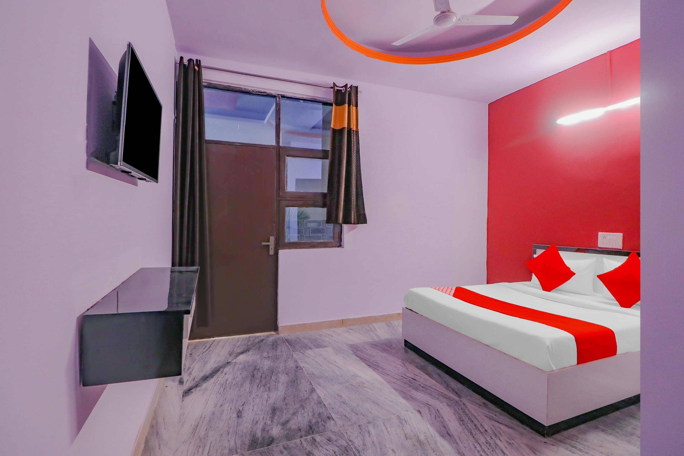 Hotel O Primrose Hotel's Near Noida Sector 76 Metro Station, OYO Rooms ...