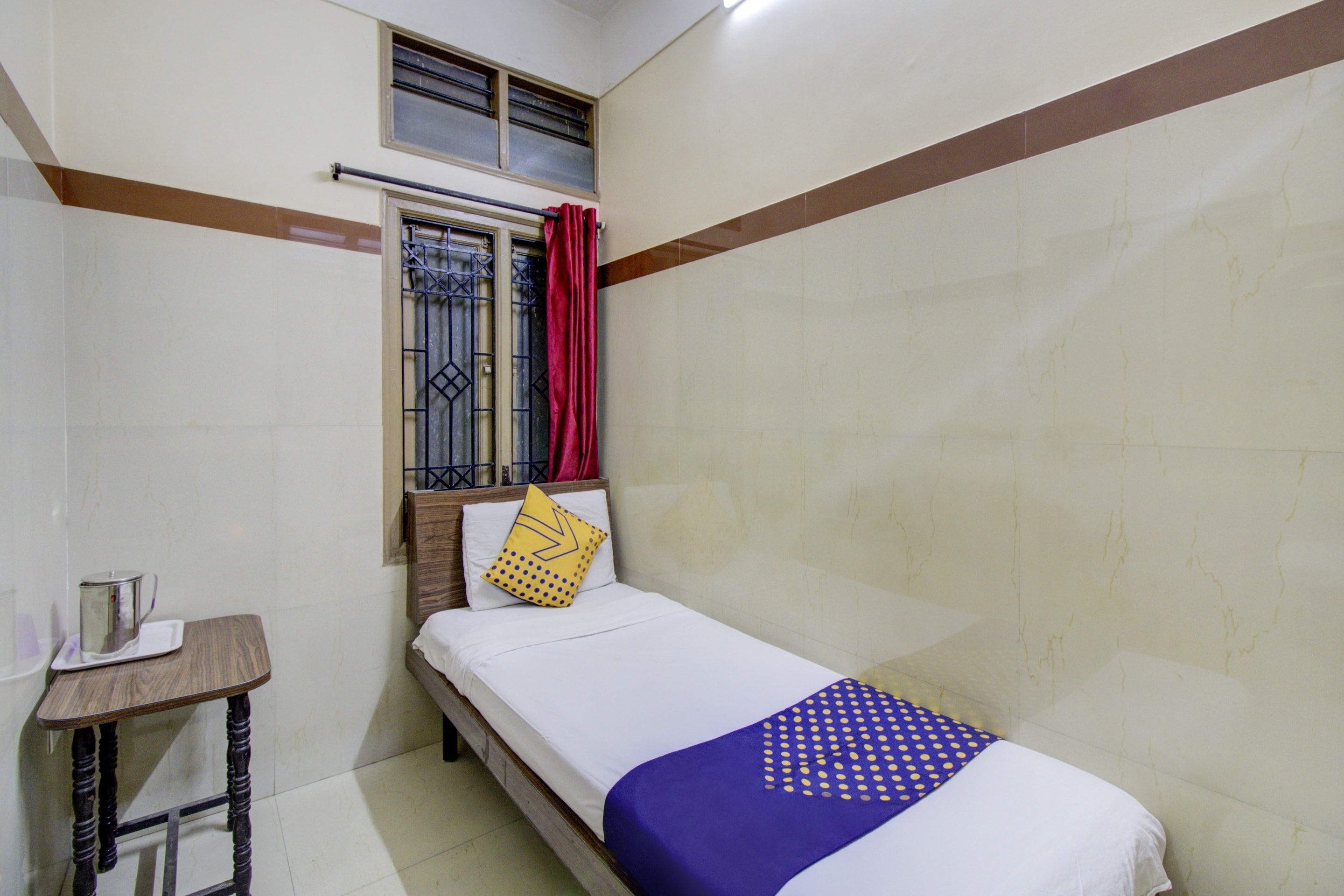 SPOT ON 75643 Golden Guest House, SPOT ON Bangalore, Book @ ₹1095 - OYO