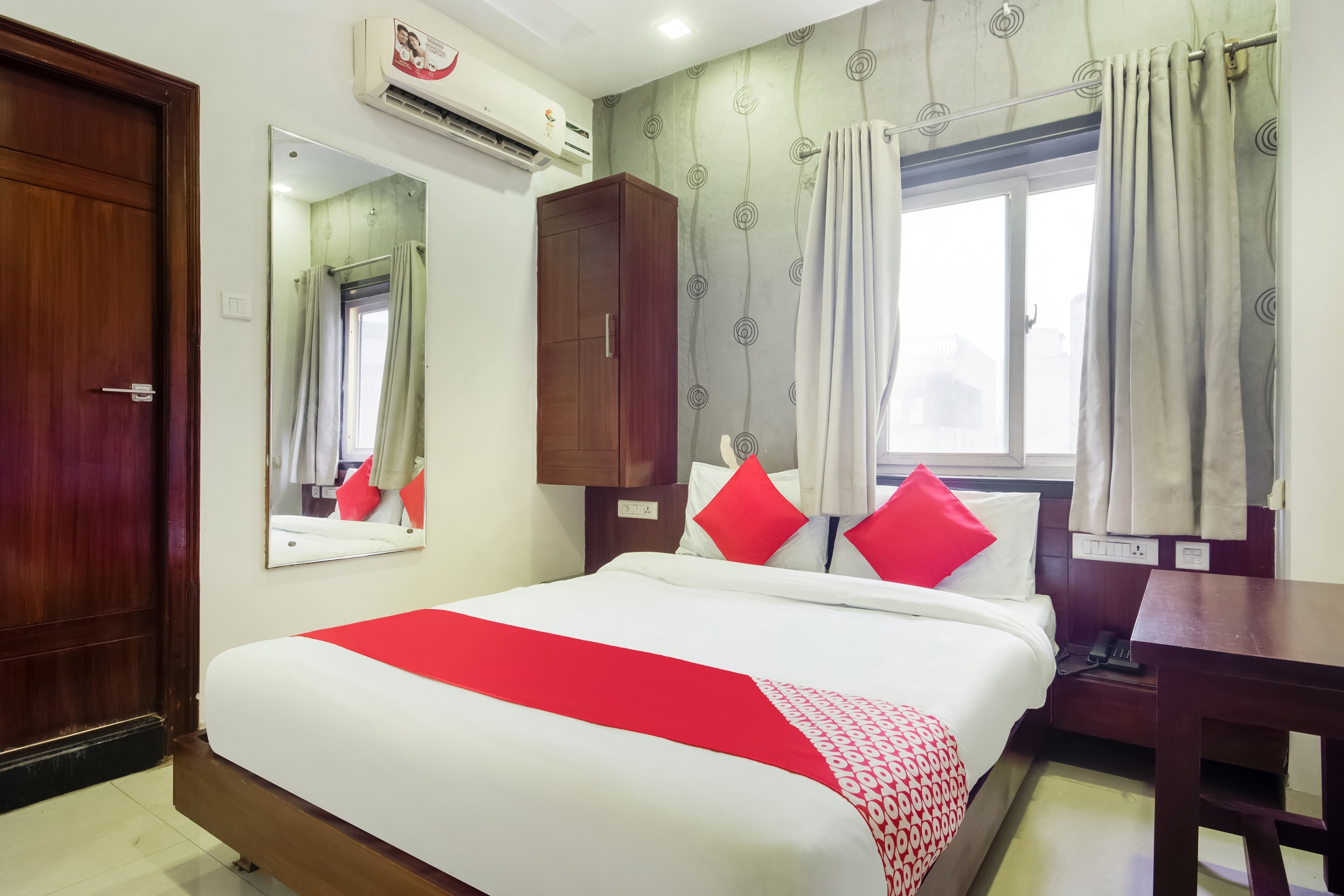 OYO Hotel M, OYO Rooms Vijayawada, Book @ ₹1233 - OYO