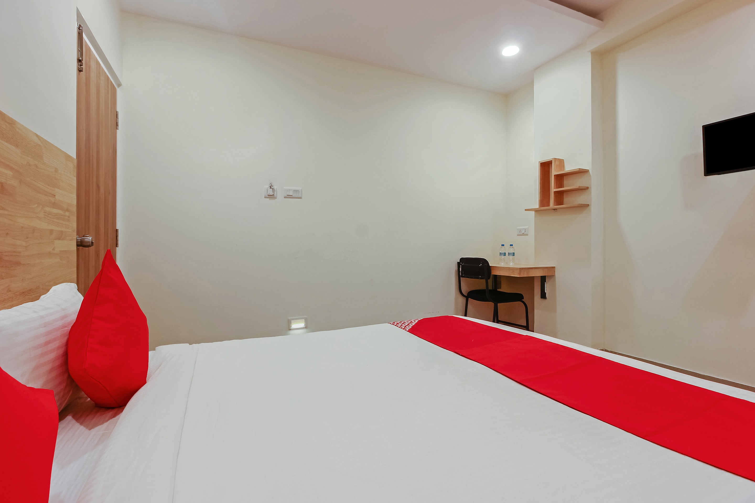 Super OYO Flagship Ramoji Kothapet Near Miraj Cinemas - Shalini Shivani ...