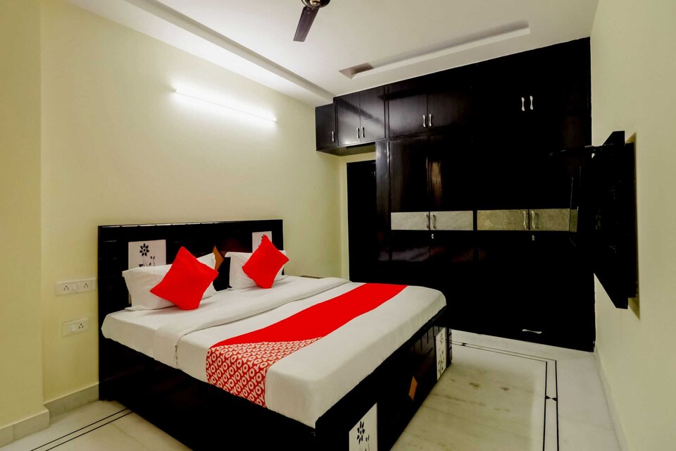 OYO The Golden Bridge Near M2k Cinemas Rohini, Flagship Delhi, Book ...