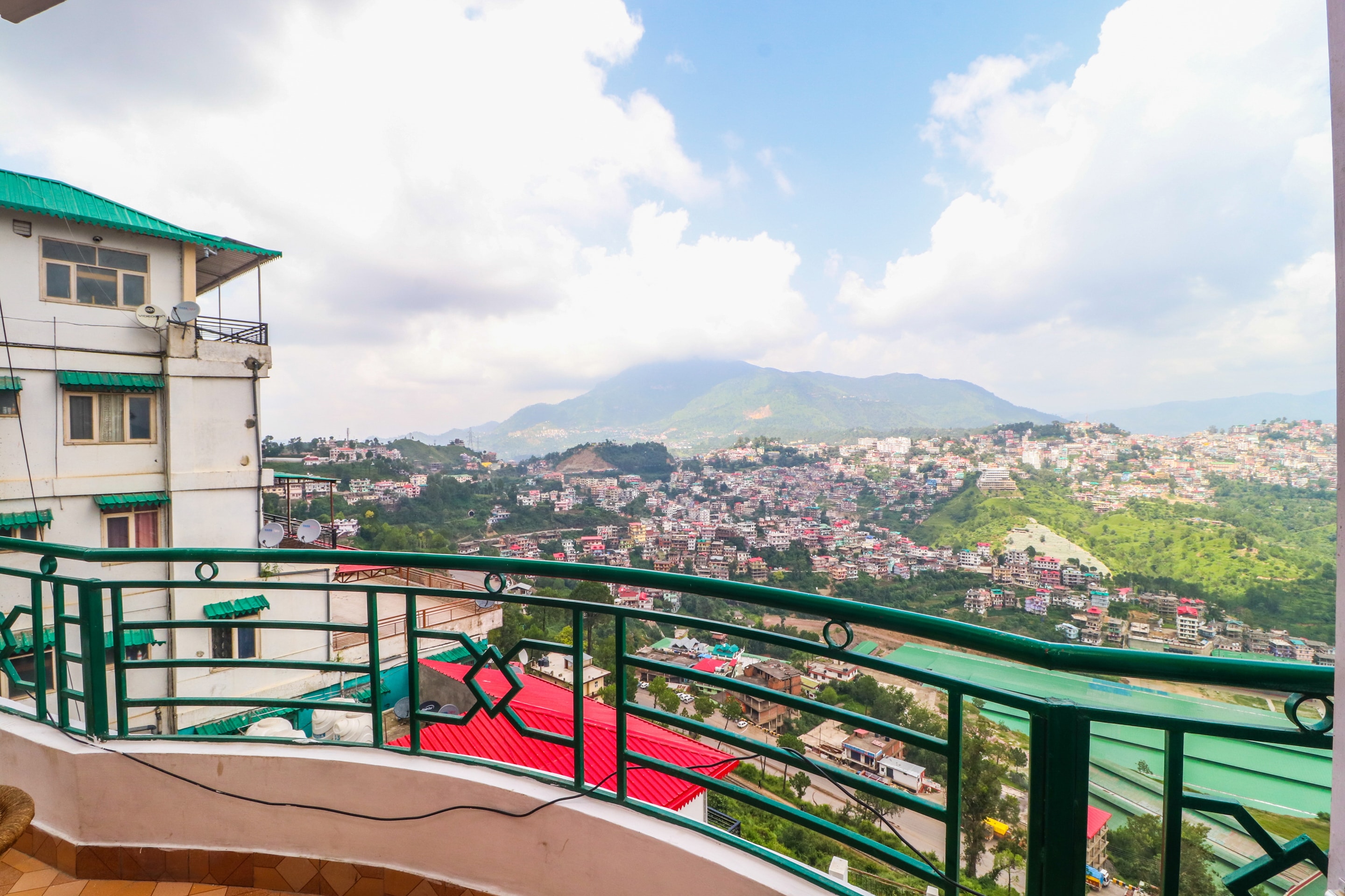 Oyox Design Hotels in Oyo 9660 Blossom Resort, Kasauli Starting @ ₹1750 ...