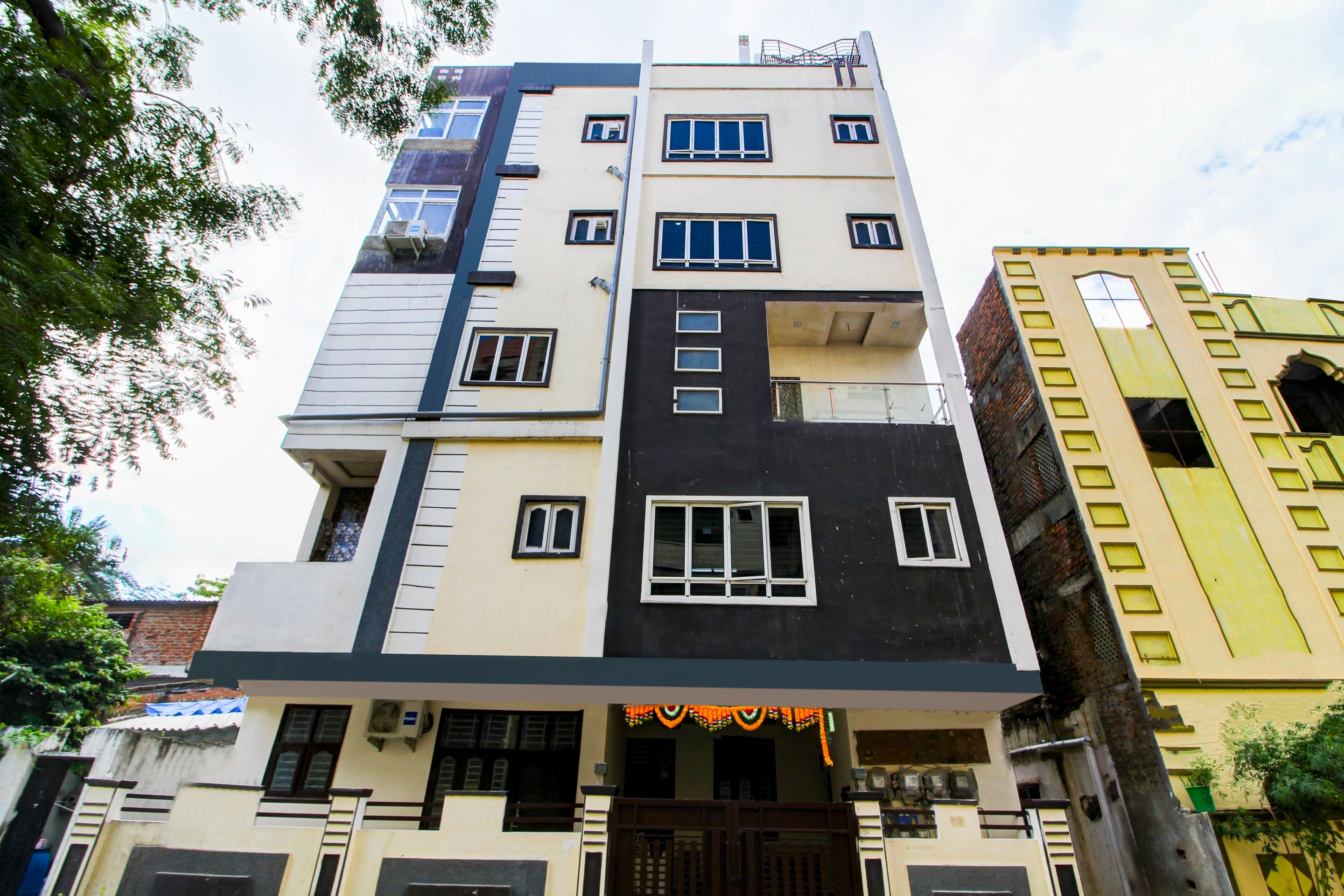 Oyo Homes in Charminar, Hyderabad Starting @ ₹559 - Upto 72% OFF on 5 ...