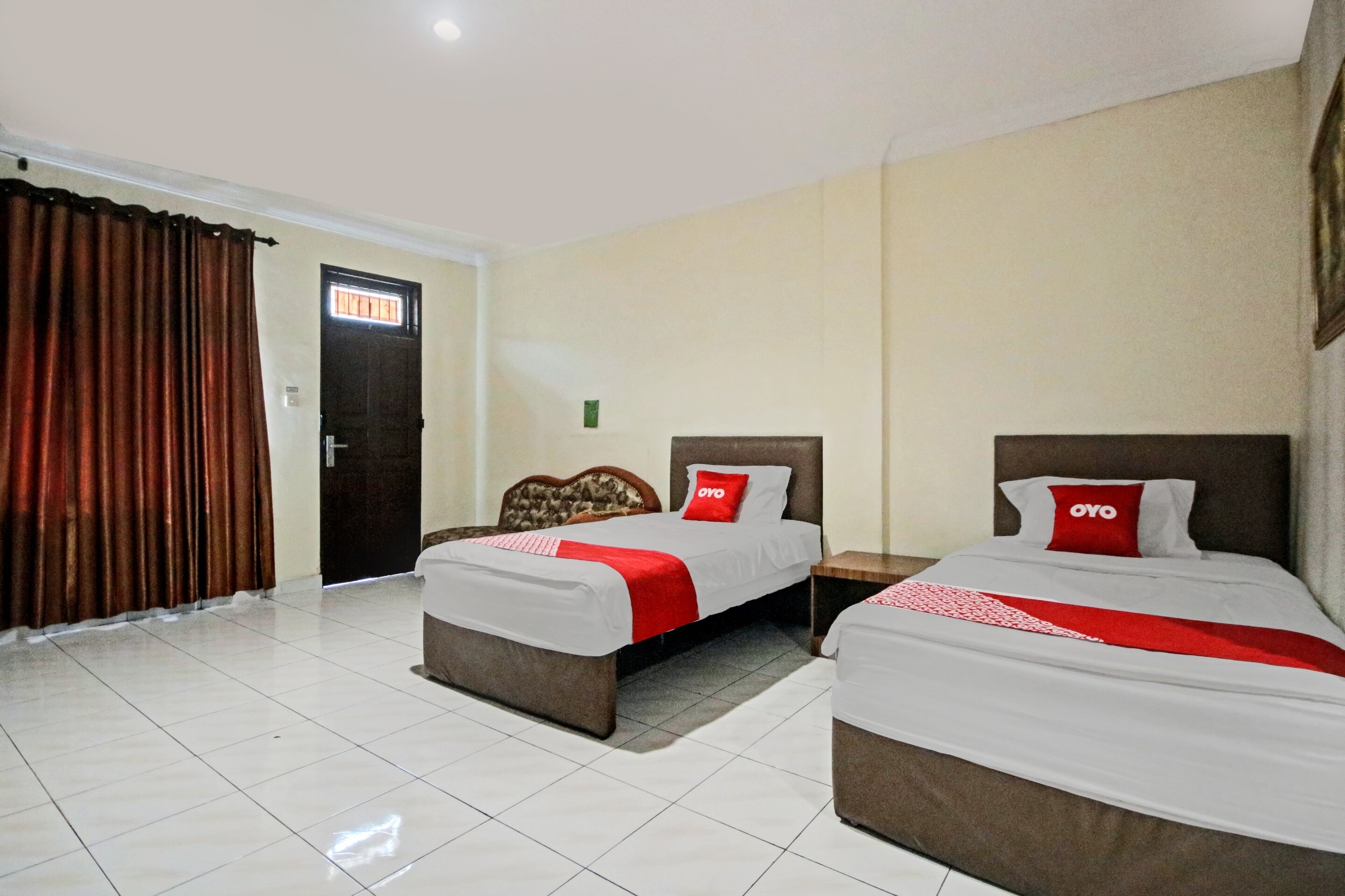 OYO 90381 Belva Guest House, OYO Hotels Medan, Book @ Rp85025 - OYO