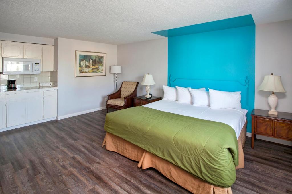 Coast River Inn by OYO Seaside, OYO Hotels Seaside OR, Book @ $483 - OYO