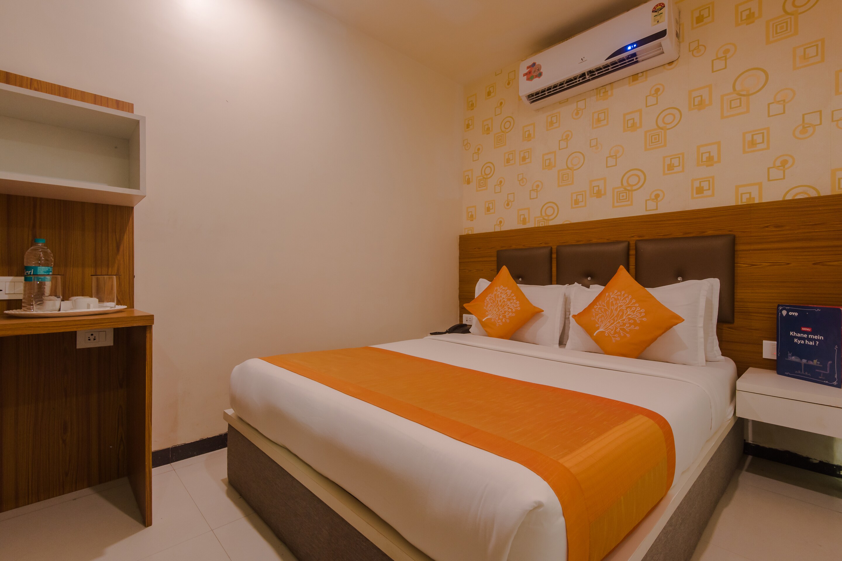 OYO 6832 Hotel 7 CEPL, OYO Rooms Mumbai, Book @ ₹1095 - OYO