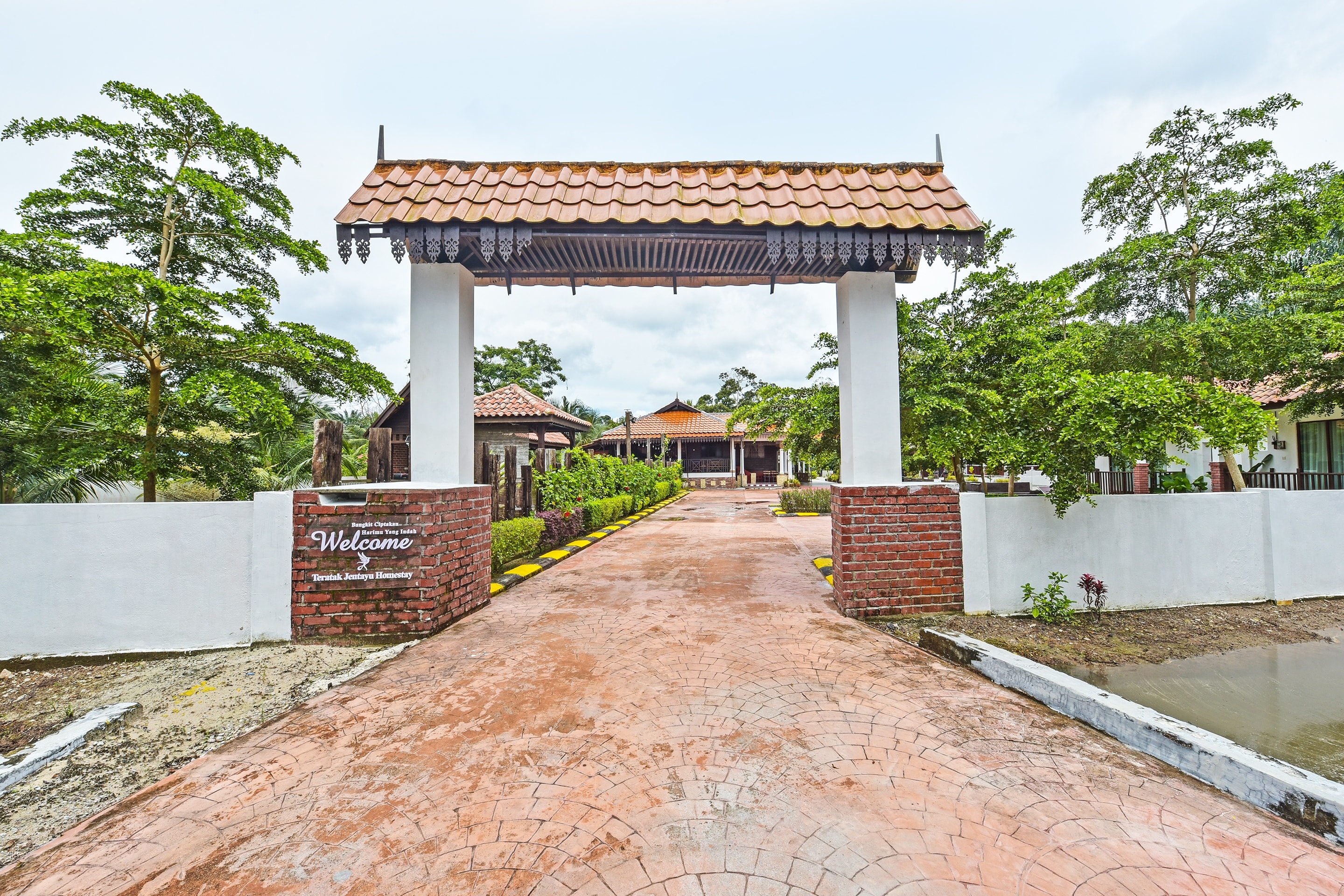 Home Hotels in Terminal Bas Benut, Pontian Starting @ RM61 - Upto 79% ...