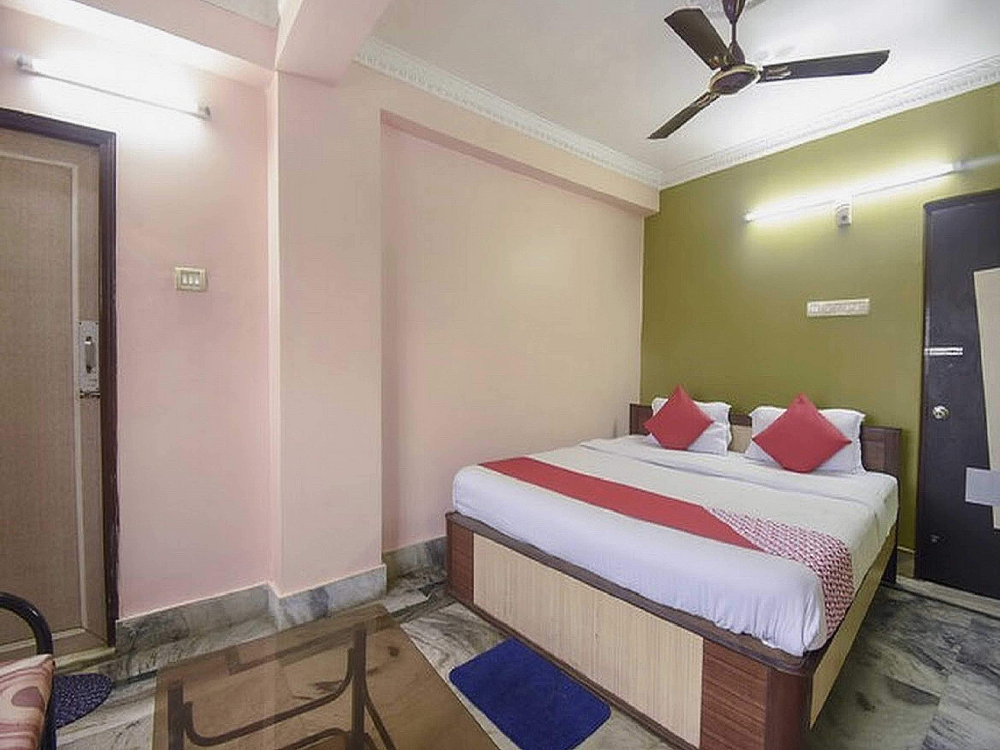 Super OYO Chaudhary Hotel, OYO Rooms Bawal, Book @ ₹1169 - OYO