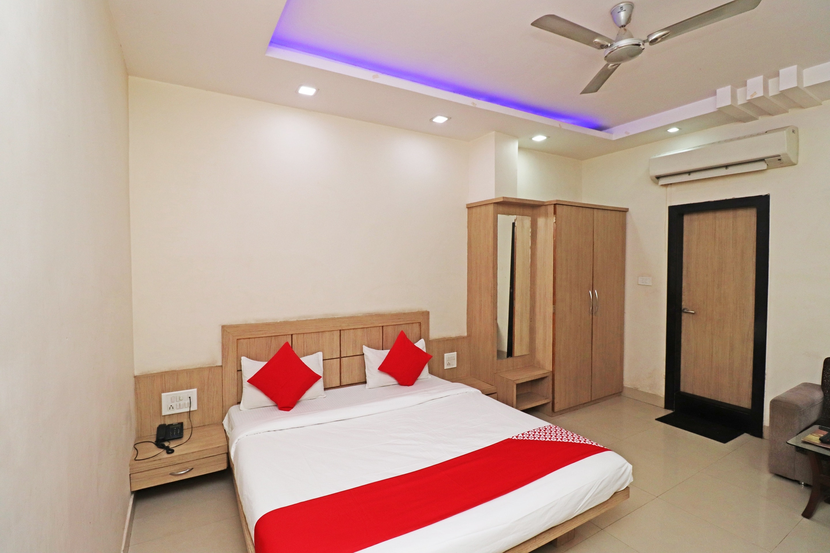 OYO Hotel Rk Residency, OYO Rooms Satna, Book @ ₹1067 - OYO
