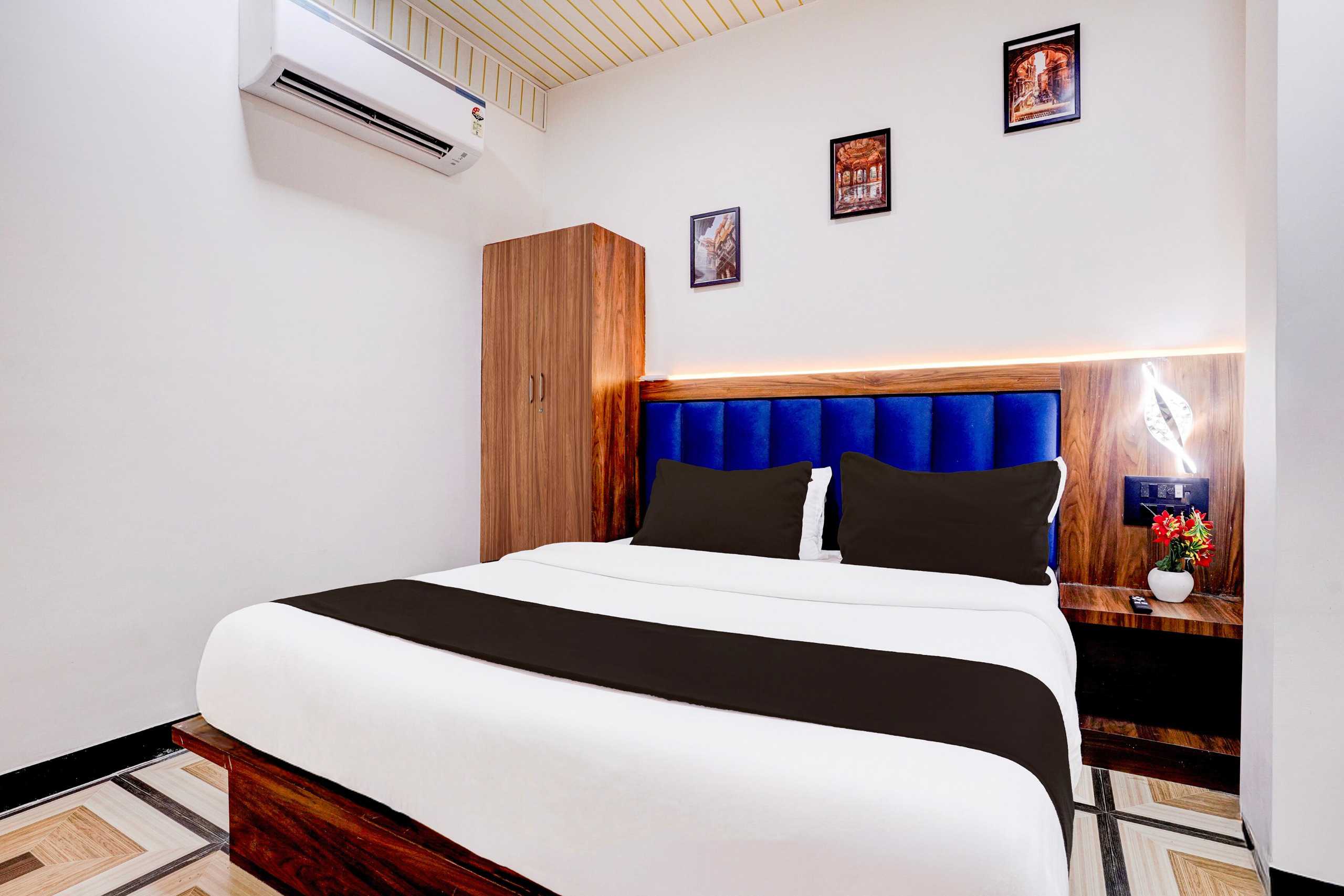 Hotels in Arjun Marg Shopping Mall, Gurgaon for Family Oyos Starting ...