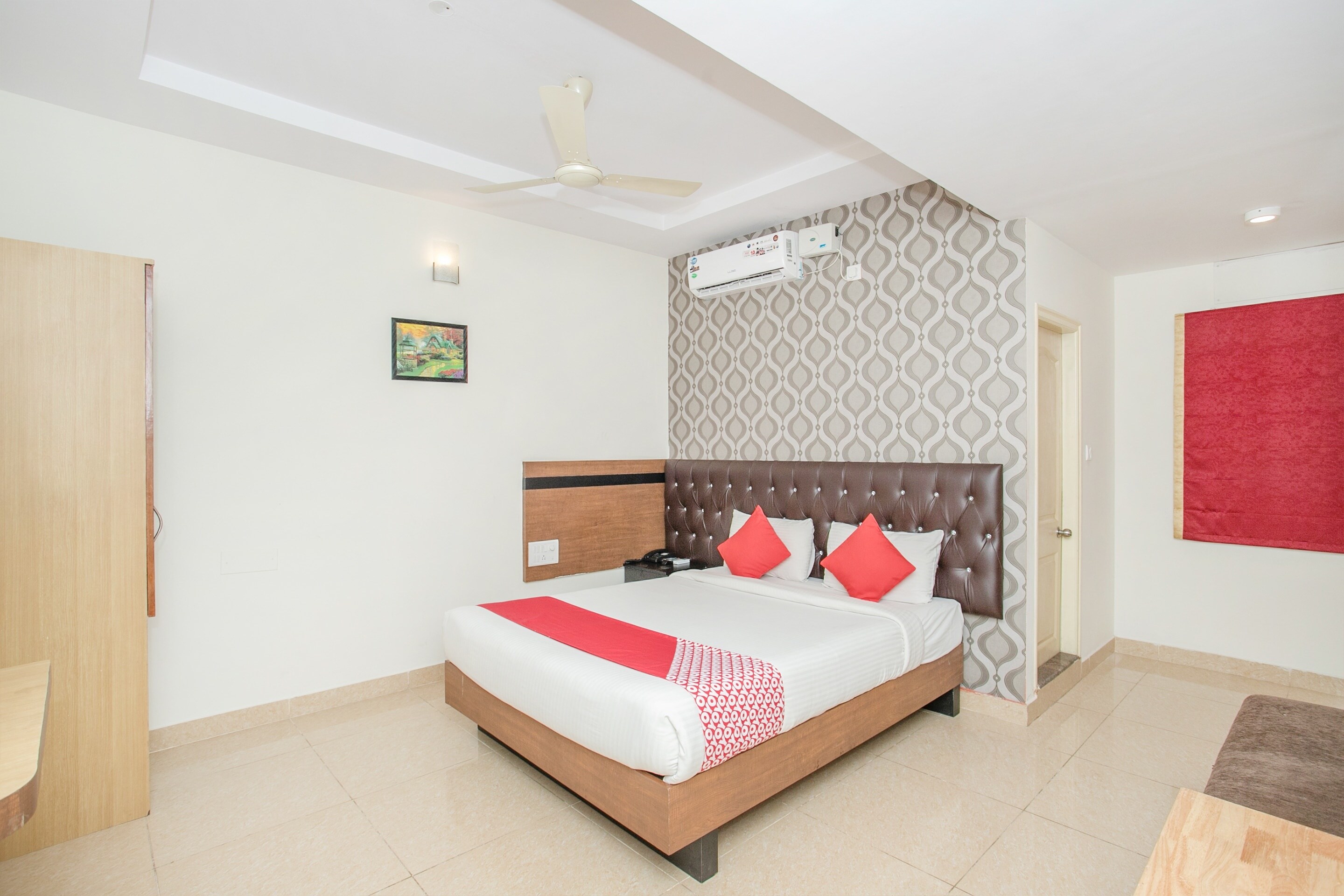 OYO Hotel The Prince Gardenia Near Pattanagere Metro Station, Premium ...