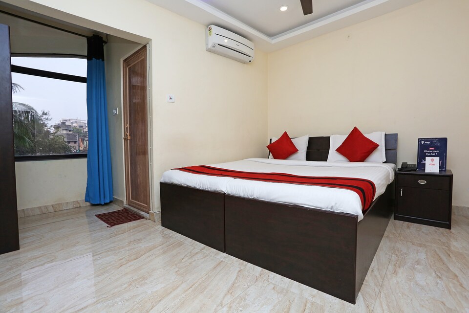 OYO White Palace Hotel & Resort, Flagship Kolkata, Book @ ₹917 - OYO