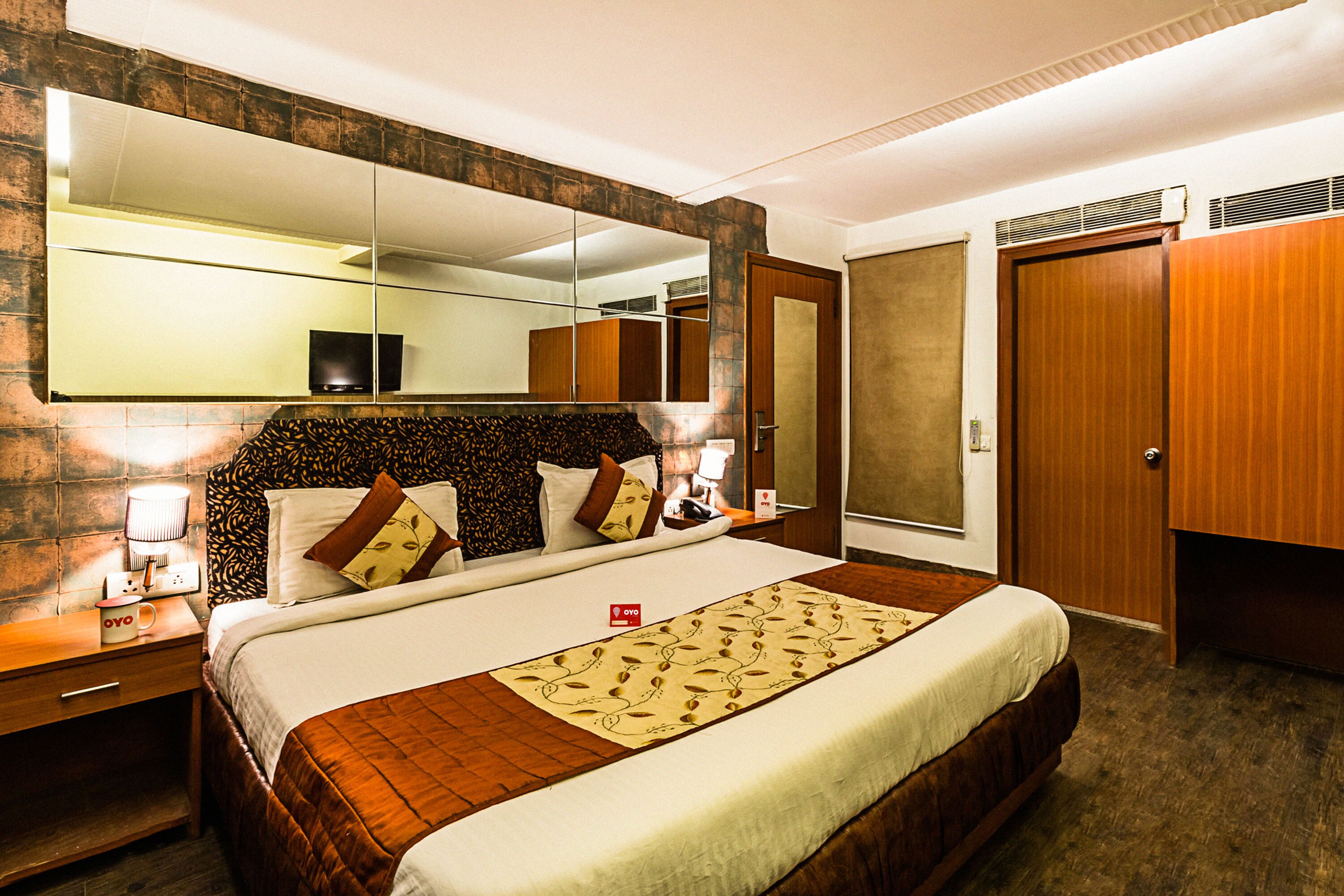 OYO 363 Hotel The W, OYO Rooms Delhi, Book @ ₹986 - OYO