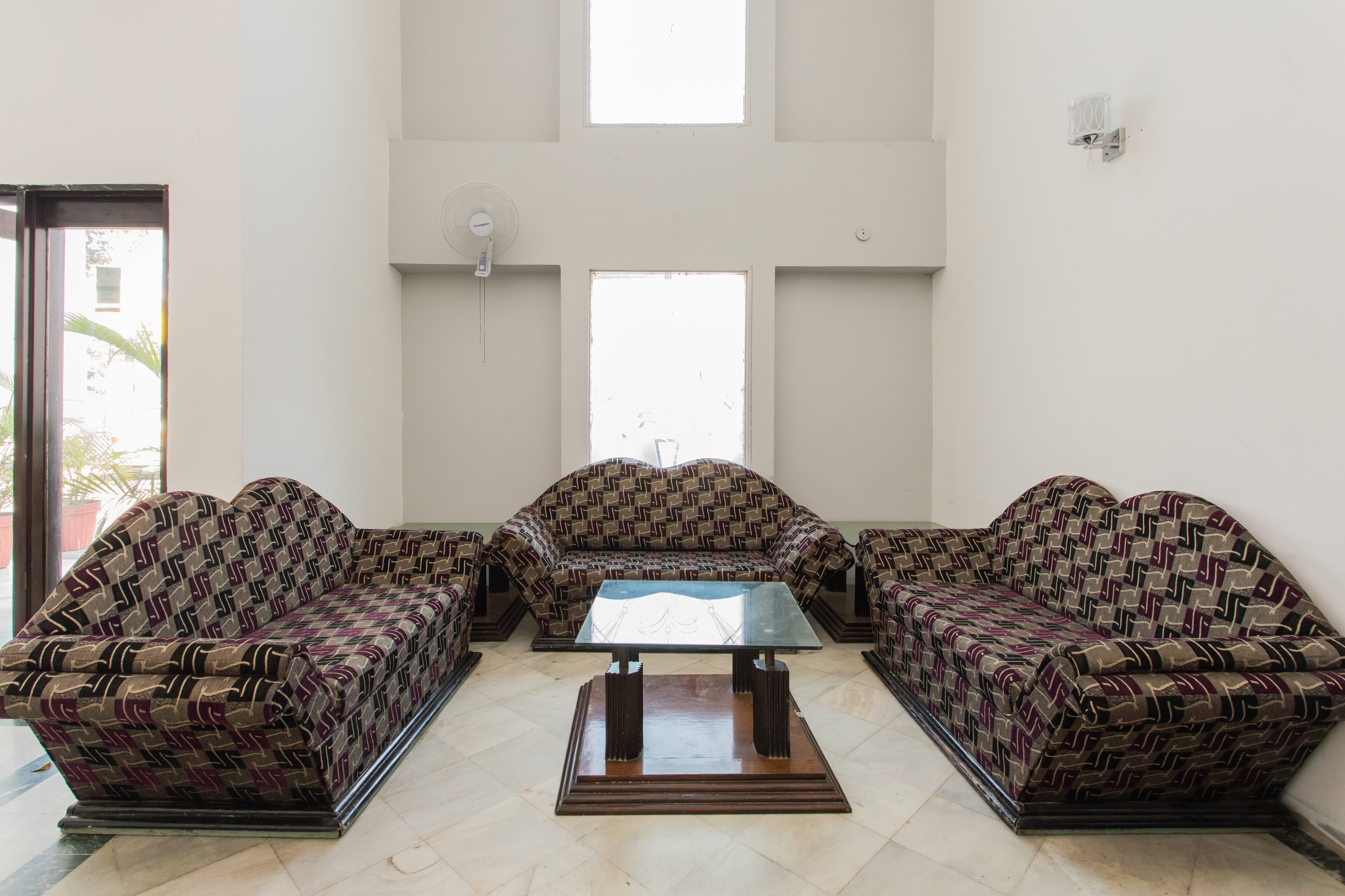 OYO Flagship 140 Amaltas AB Road, Flagship Indore, Book @ ₹1095 - OYO