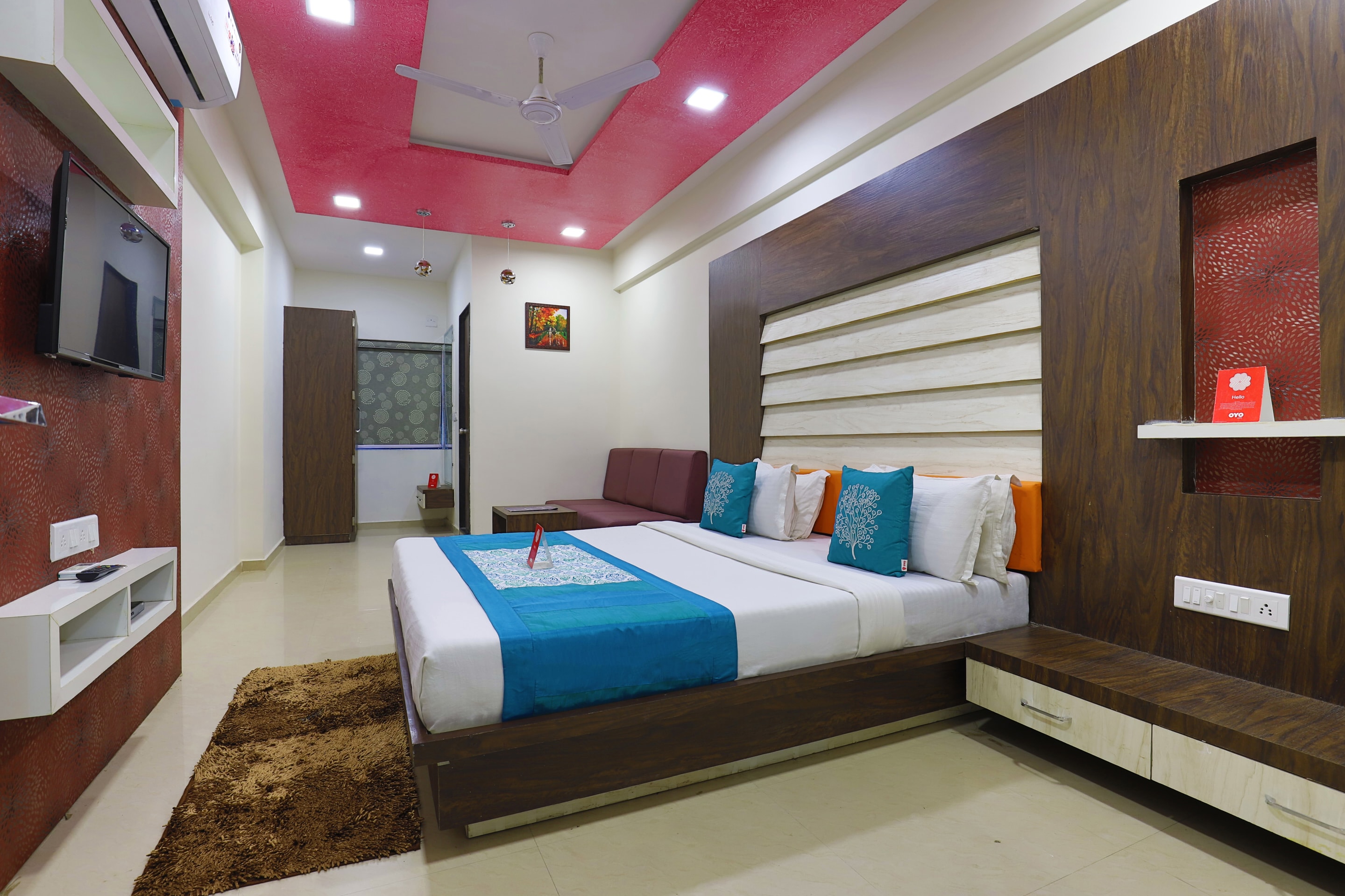 OYO Hotel Meet Palace, OYO Rooms Ahmedabad, Book @ ₹6044 - OYO