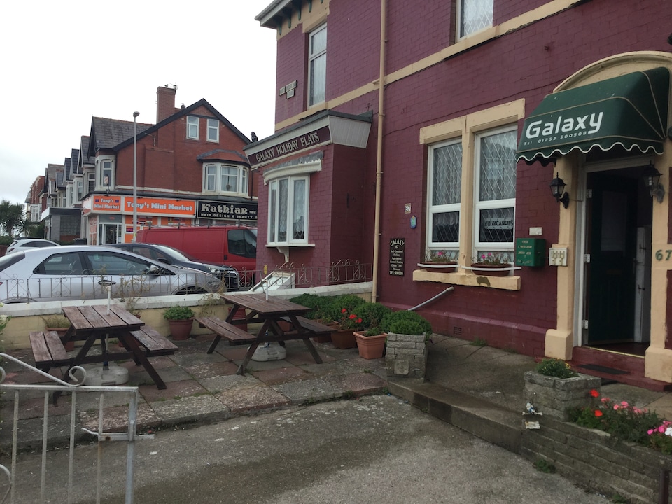 OYO Galaxy Apartments Blackpool , OYO Hotels Blackpool, Book @ £225 - OYO