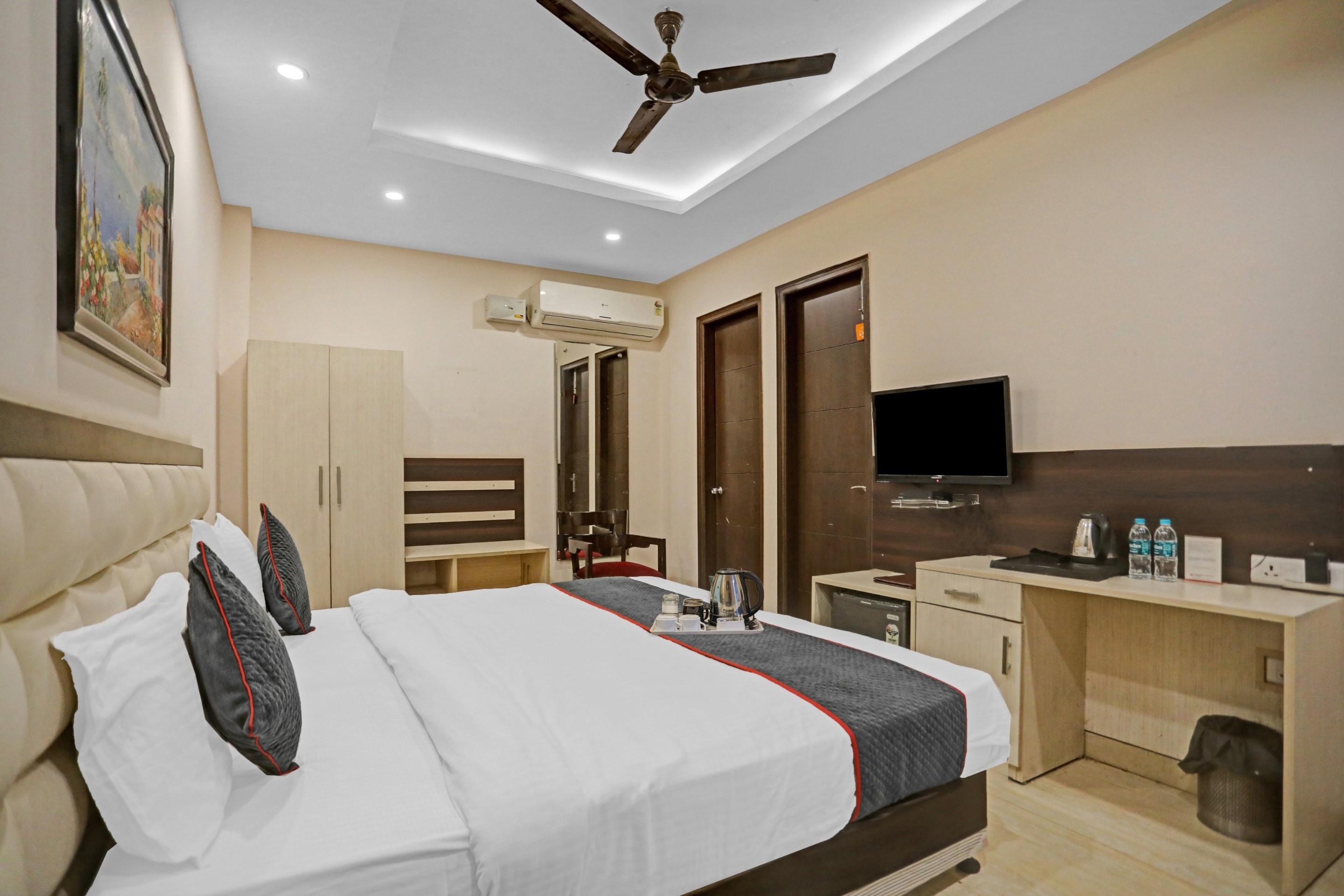 Capital O Hotels in Pvr Logix Wave City Centre, Noida Starting @ ₹532 ...