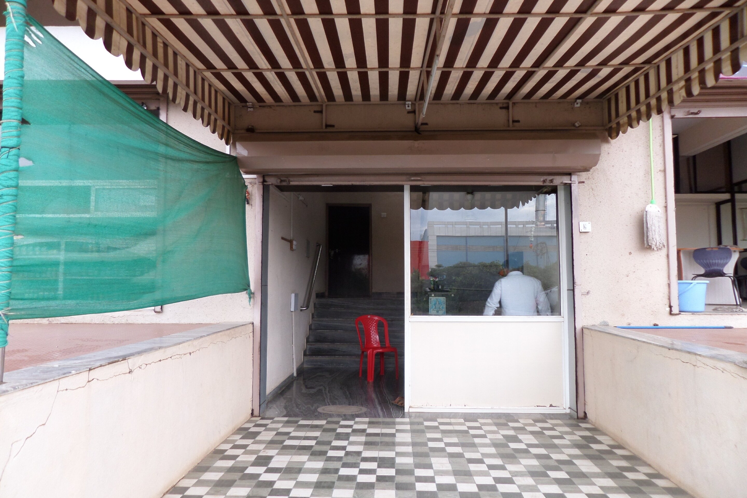 OYO Hotel Neha Palace, OYO Rooms Baramati, Book @ ₹489 - OYO