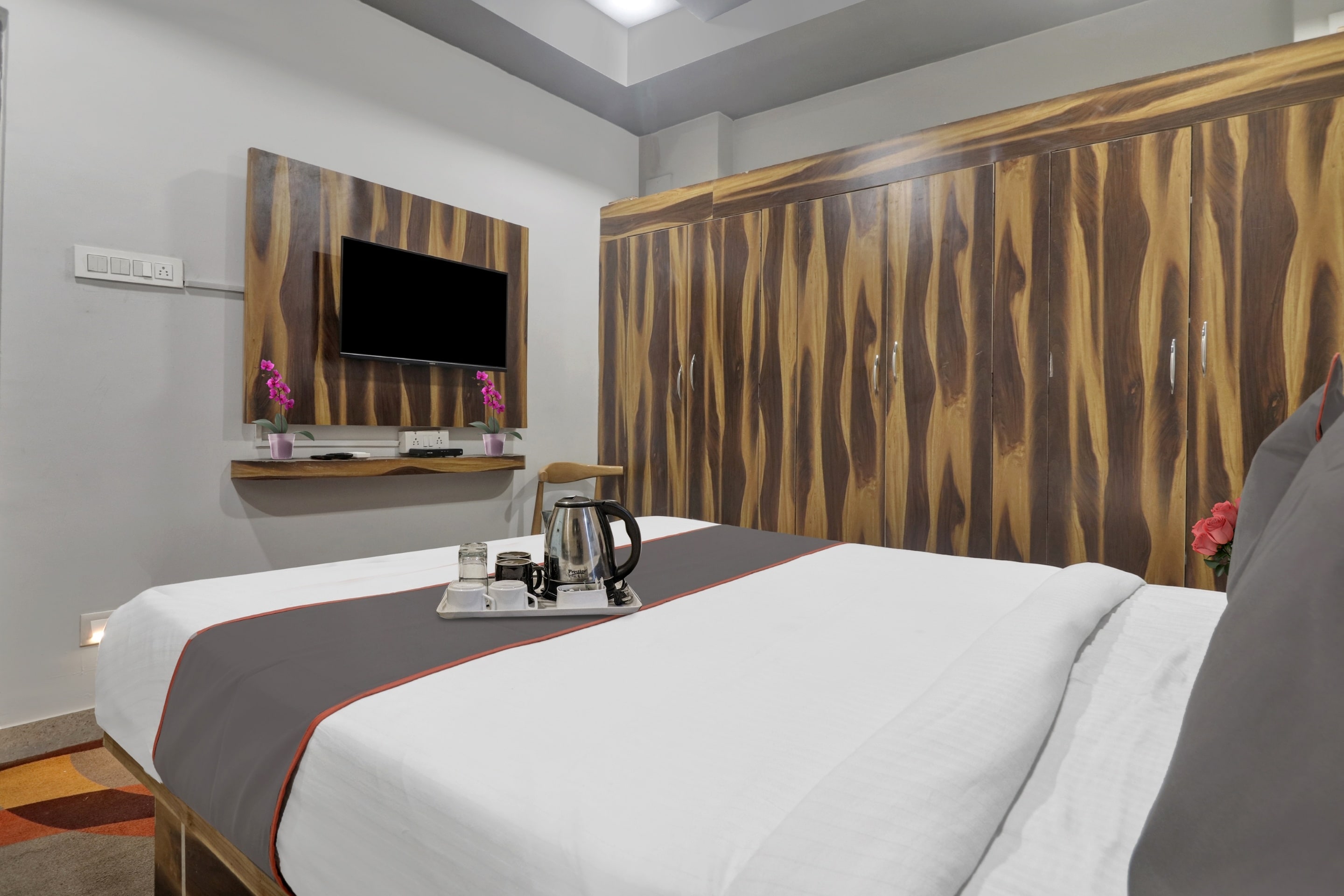 Super OYO Collection O Rcc Blizz, Collection O Hyderabad, Book @ ₹1402 ...