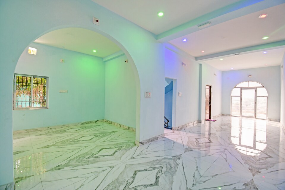 OYO Shristi Lodge, Flagship Asansol, Book @ ₹1018 - OYO