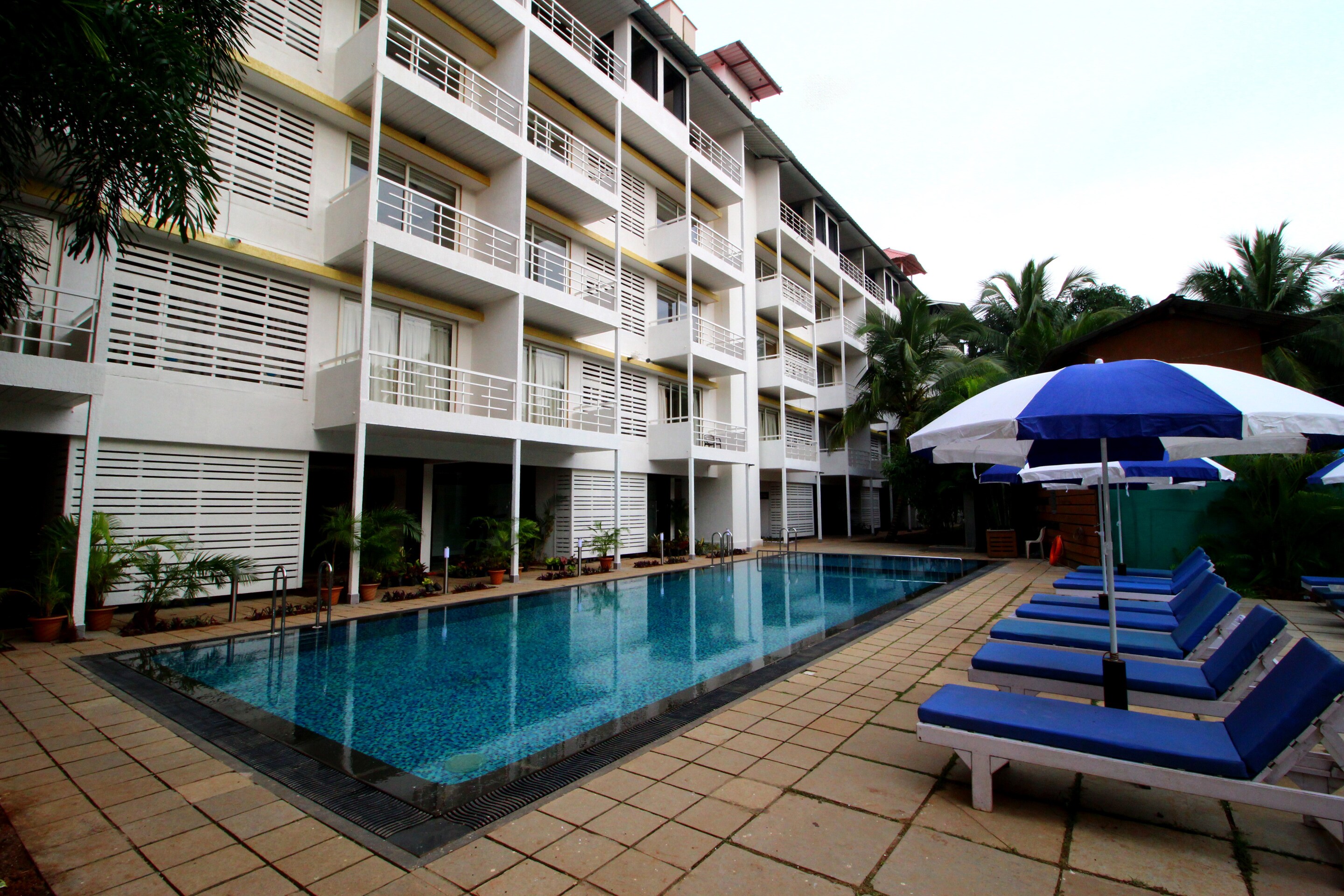 OYO 10042 Turtle Beach Resort 1, OYO Rooms Goa, Book @ ₹1095 - OYO