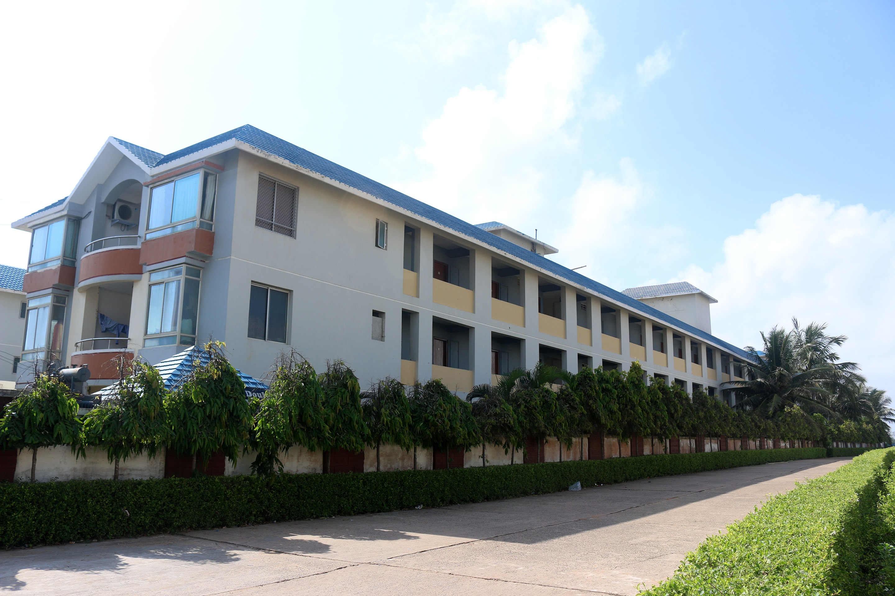 OYO Premium 001 Baliapanda, Premium Puri, Book @ ₹1095 - OYO