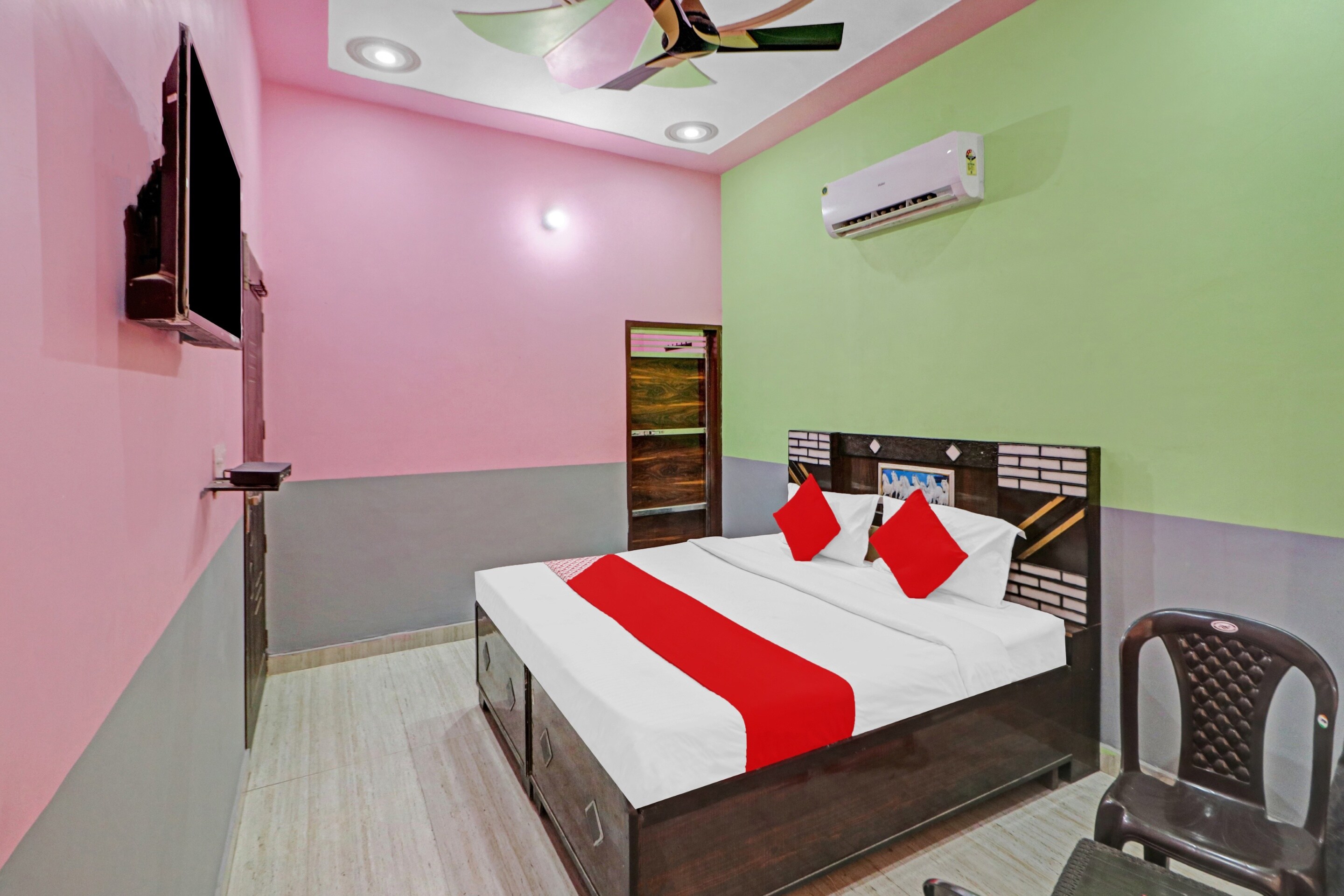 OYO Flagship Hotel Hunger Up, Flagship Sonipat, Book @ ₹1095 - OYO