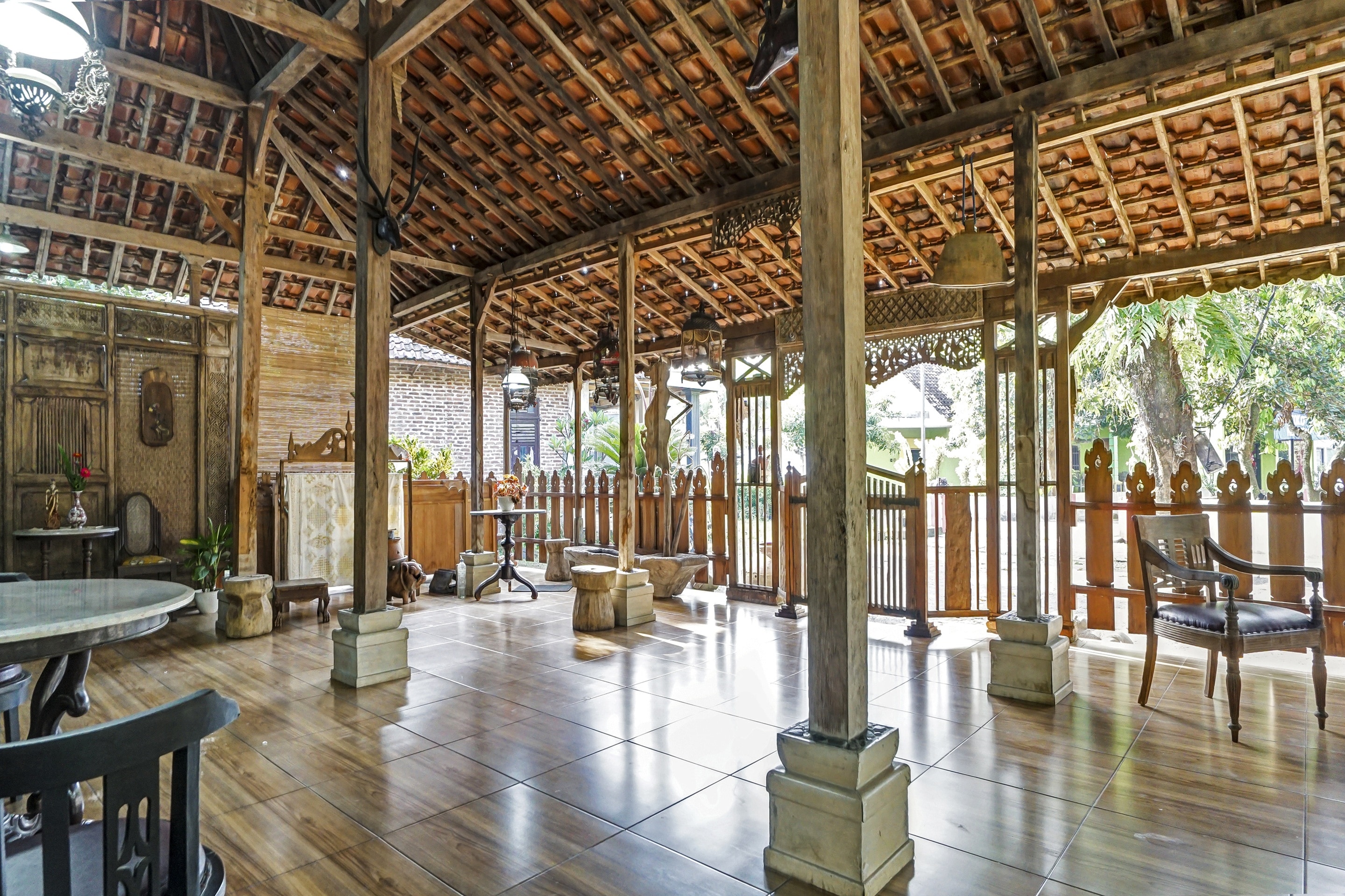 Home Hotels in Kediri Station, Kediri Starting @ Rp60739 - Upto 72% OFF ...