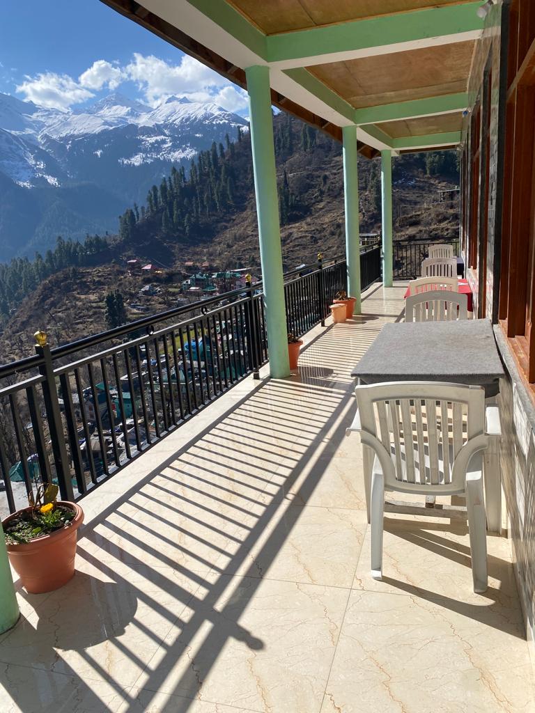POP Shiva Power Hotel & Cafe, POP Manikaran, Book @ ₹1095 - OYO