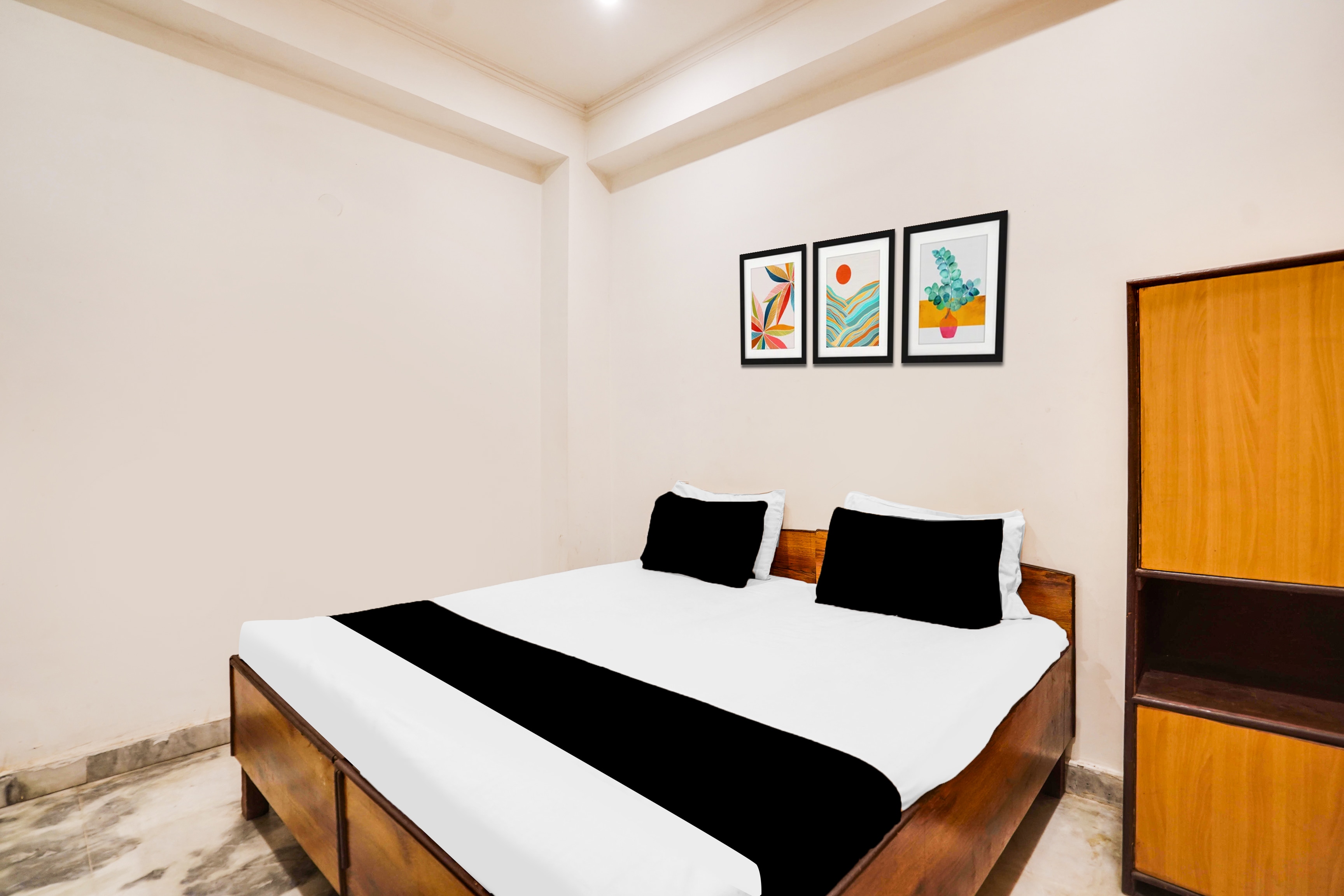 Hotel O Always welcome, Flagship Ghaziabad, Book @ ₹688 - OYO