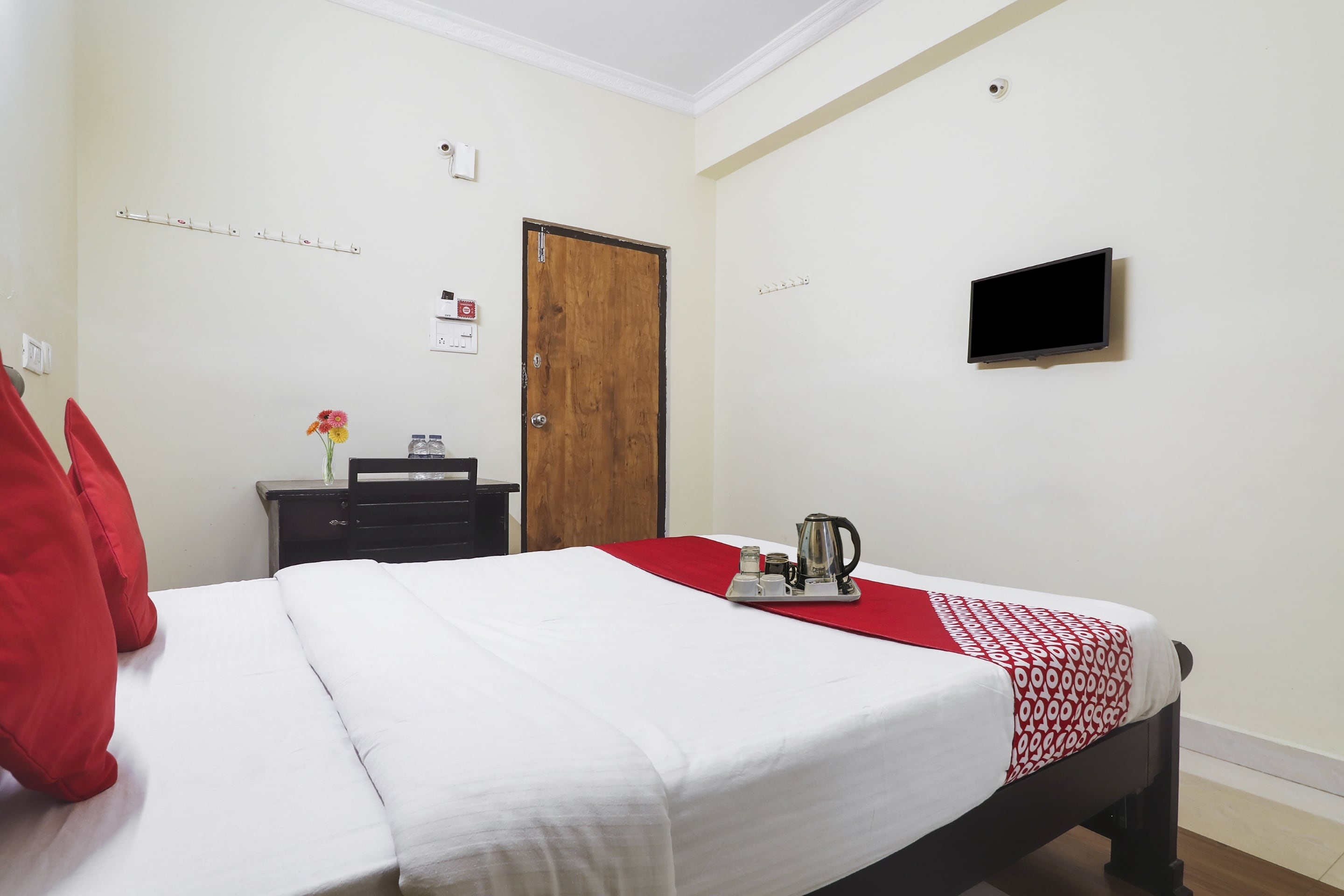 OYO Hitech Tower Near Shilparamam, OYO Rooms Hyderabad, Book @ ₹1091 - OYO