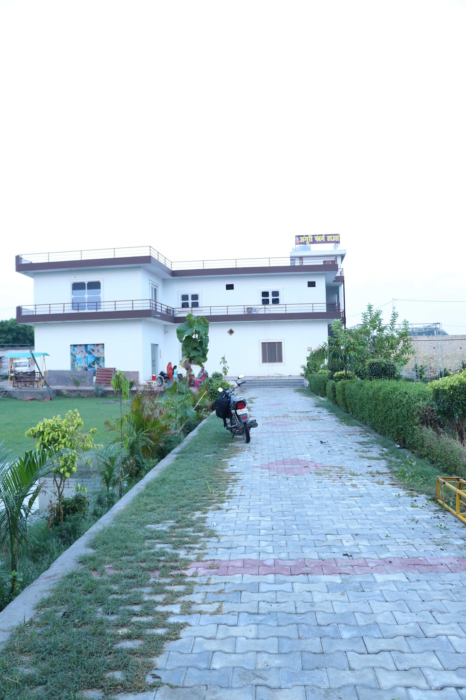 POP Angoori Farm House, POP Mathura, Book @ ₹1244 - OYO