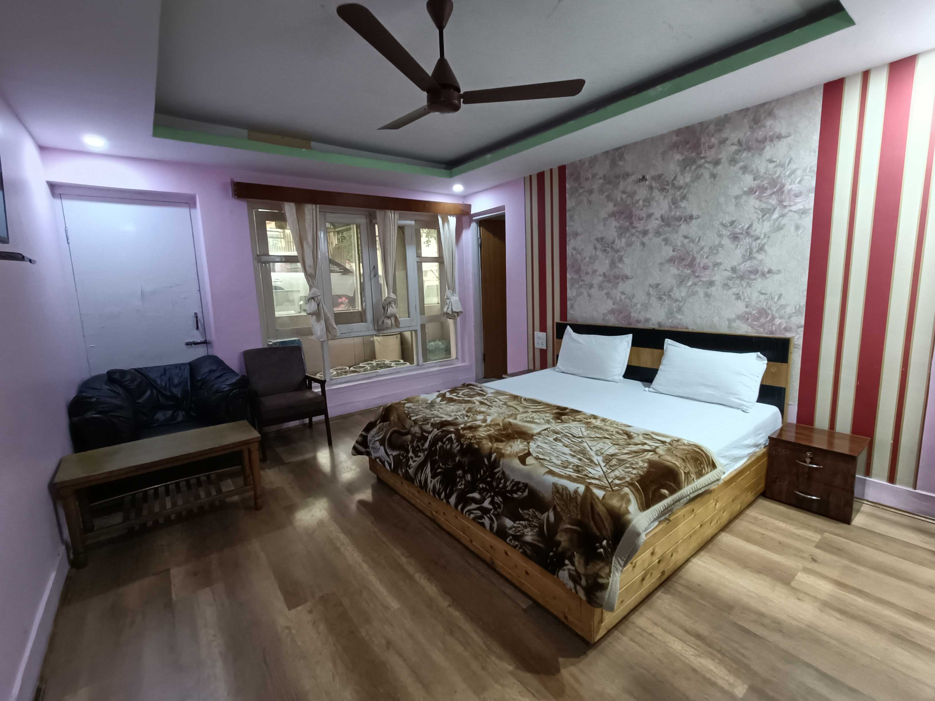 Hotels in Old Bus Adda, Starting @ ₹916 - Upto 78% OFF on 57 Old Bus ...