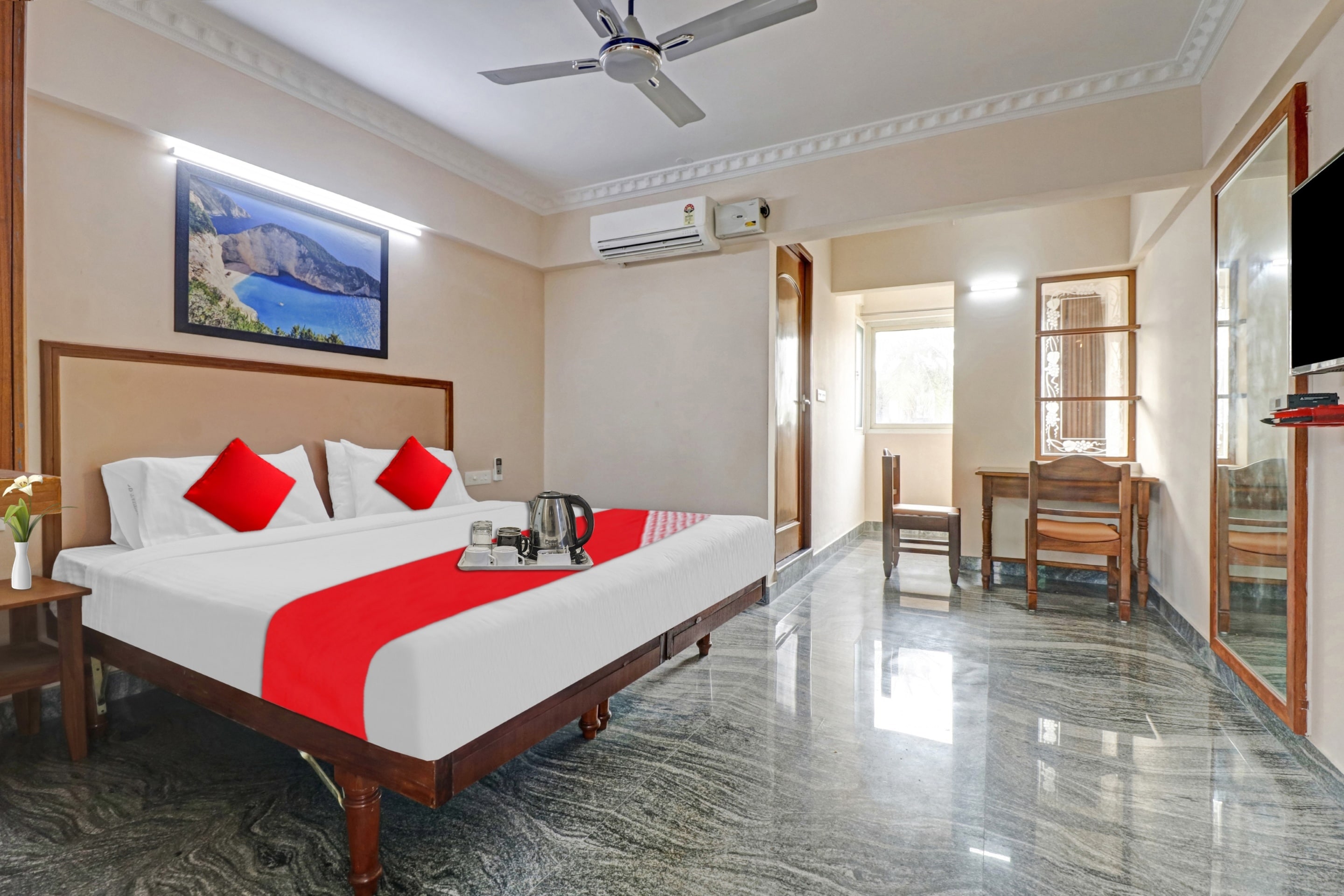 Hotel O Poptavern Premium, OYO Rooms Trivandrum, Book @ ₹1719 - OYO