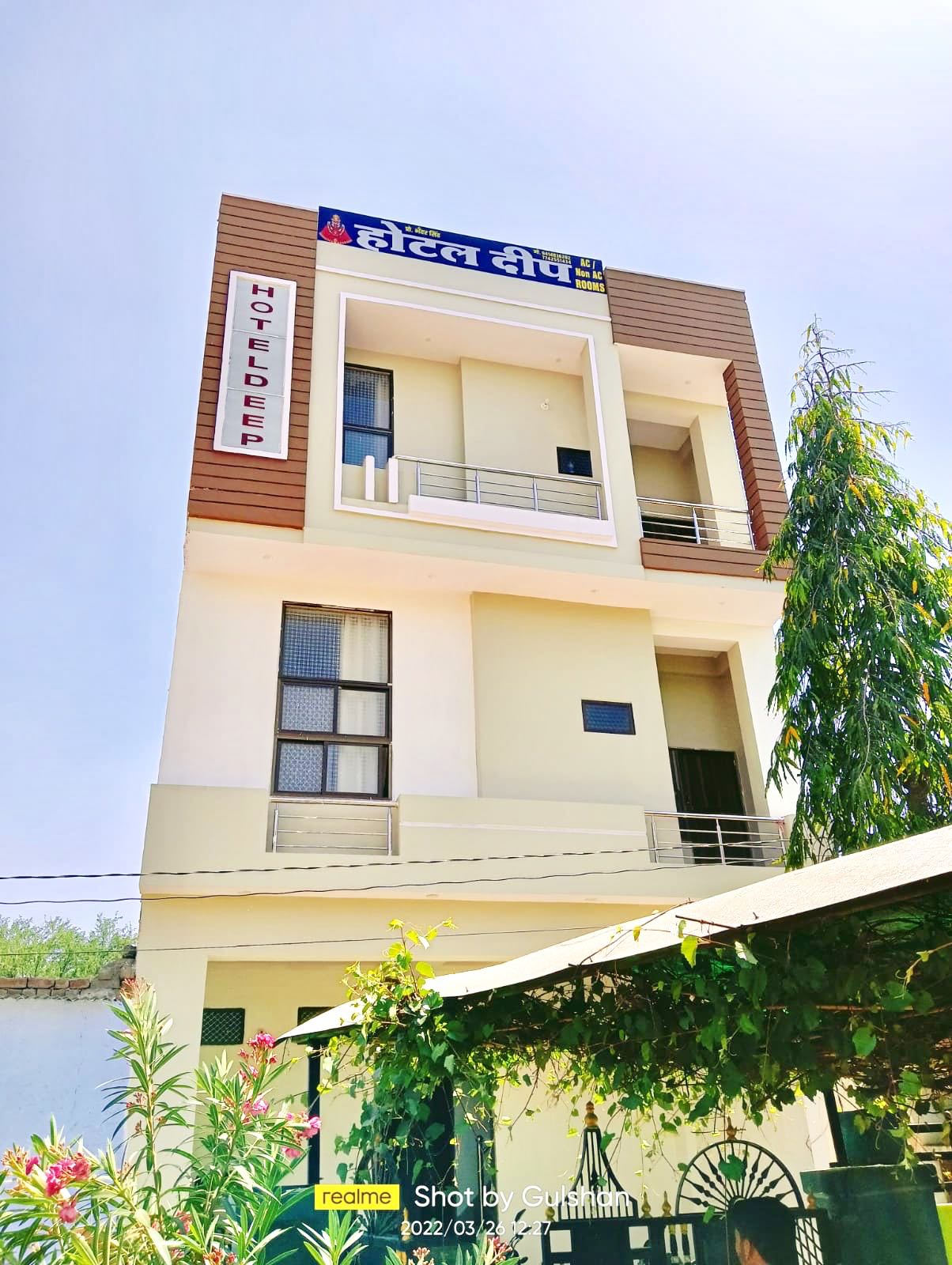 OYO Hotel Deep, OYO Rooms Reengus, Book @ ₹497 - OYO