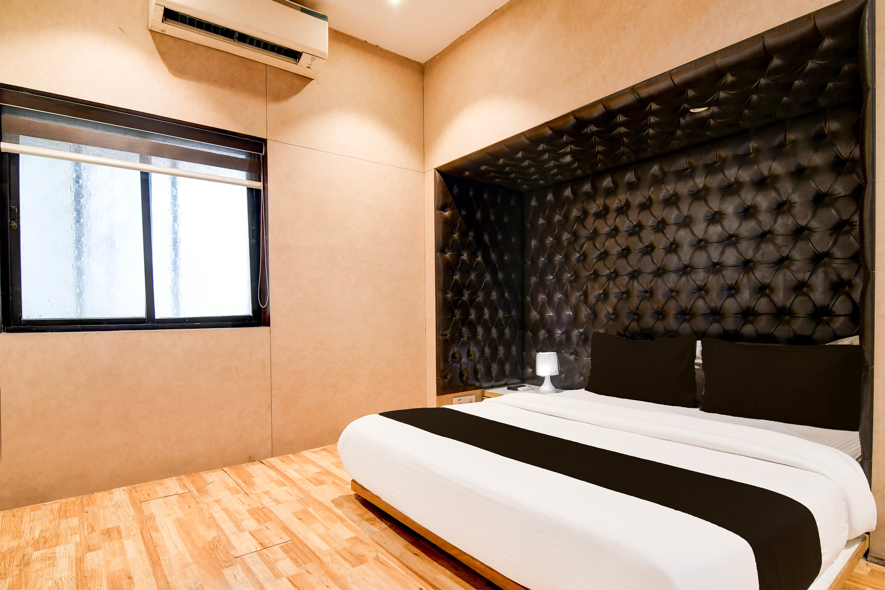 Super Collection O Heritage VIP Road, Collection O Kolkata, Book ...