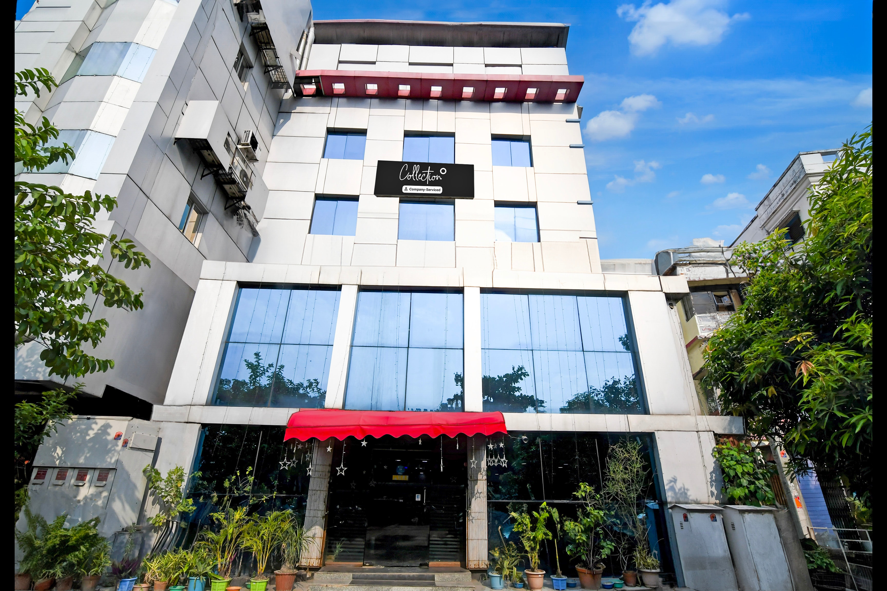 Hotels Near Chinar Park, Kolkata from ₹535