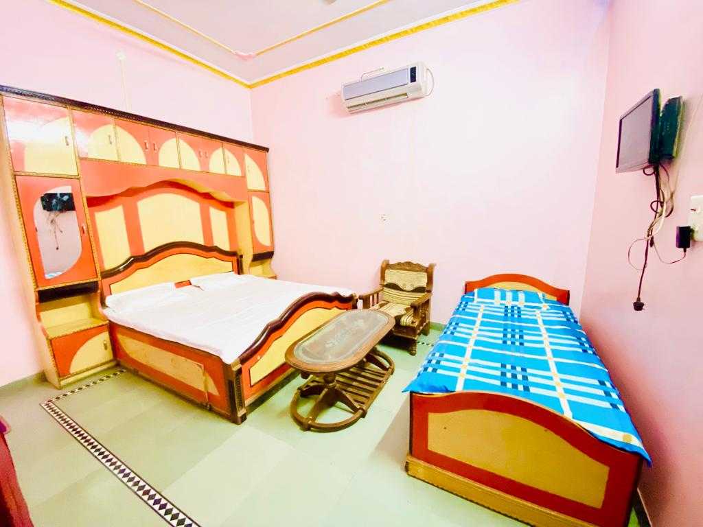 SPOT ON Hotel Vinay Plaza & Restaurant, SPOT ON Sadulpur, Book @ ₹360 - OYO