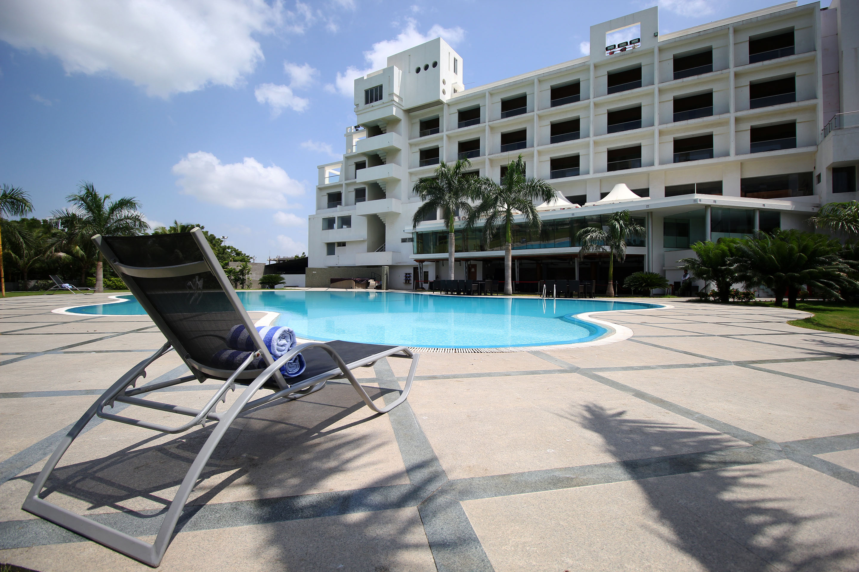 OYO 1494 Seasons Hotel, OYO Rooms Rajkot, Book @ ₹2737 - OYO