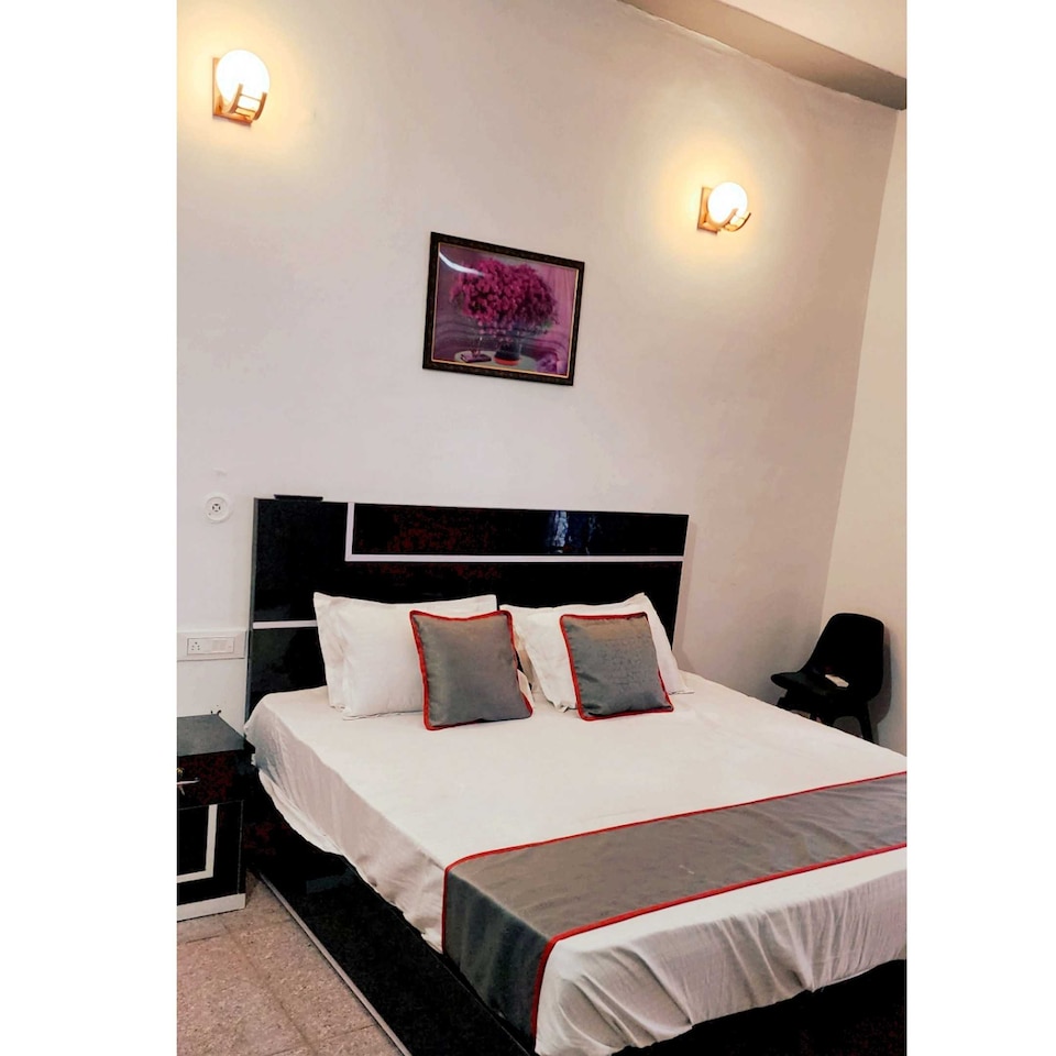 OYO 91723 Super 7 Hotel, OYO Rooms Manesar, Book @ ₹988 - OYO